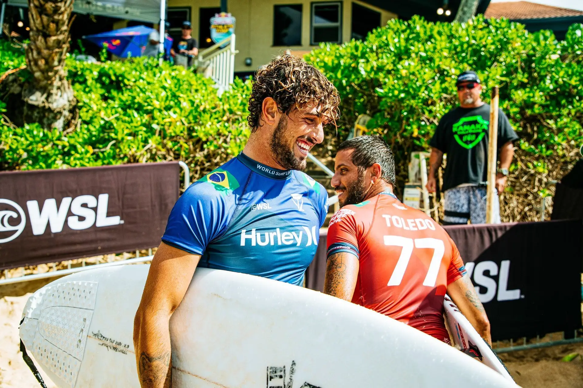 Surfista brasileiro João Chianca vence em Peniche - SIC Notícias