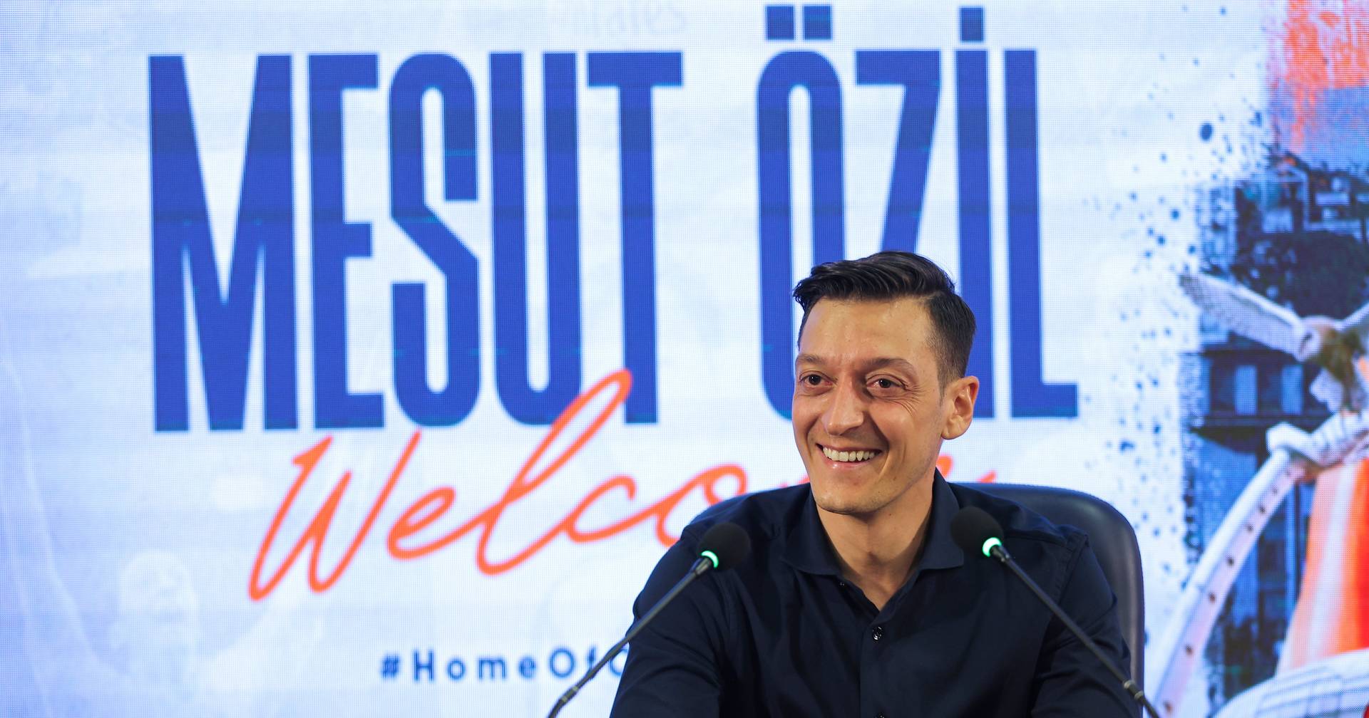 Mesut Özil coloca ponto final na carreira aos 34 anos - SIC Notícias