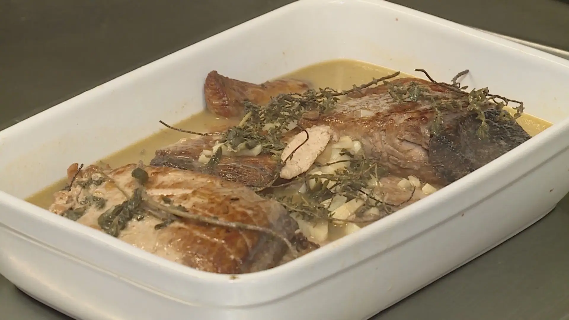 Prato do Dia: bife de atum com milho quente é acompanhado por molho ...