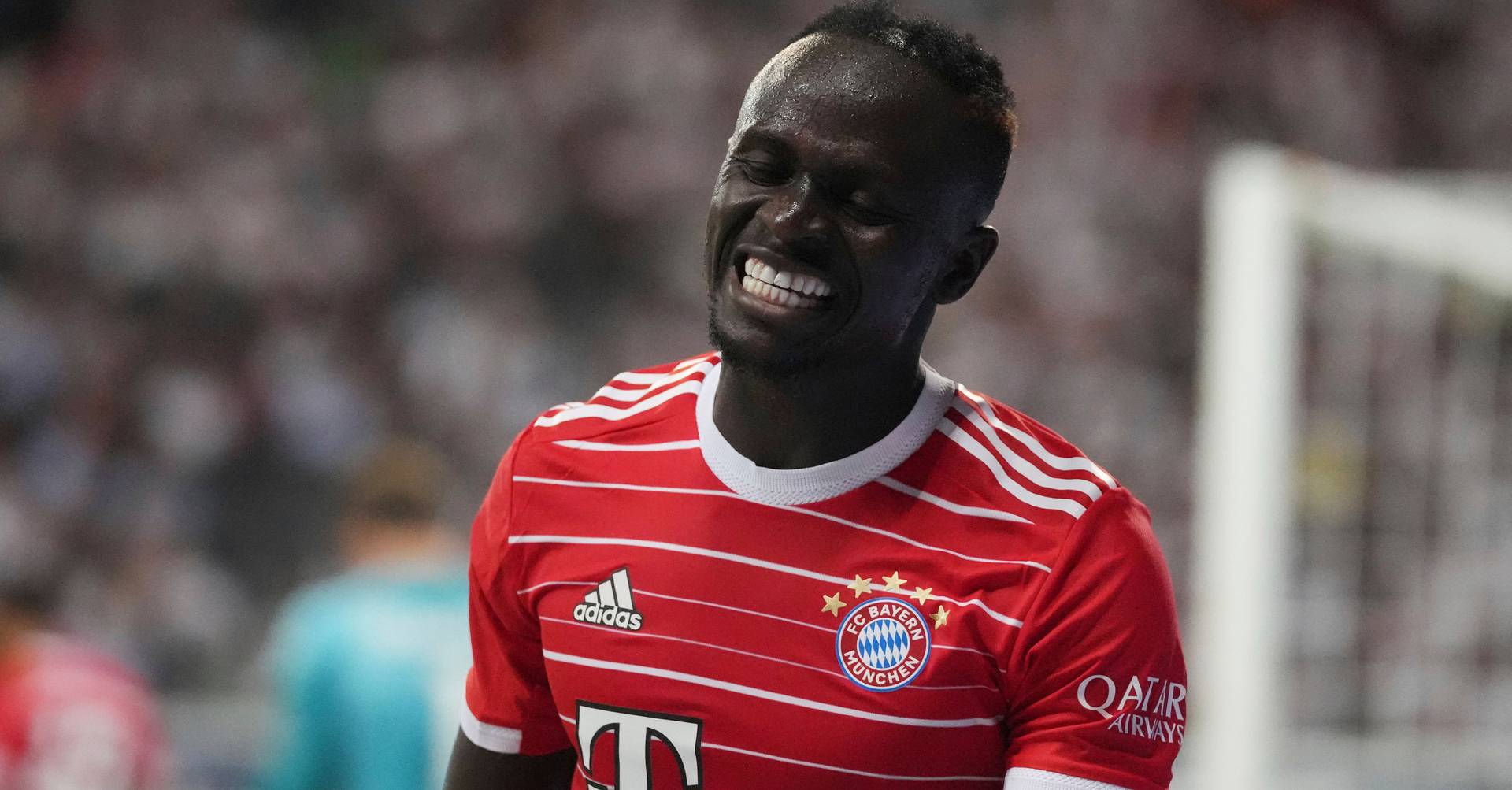 Sadio Mané terá agredido colega de equipa a soco após insulto racista ...