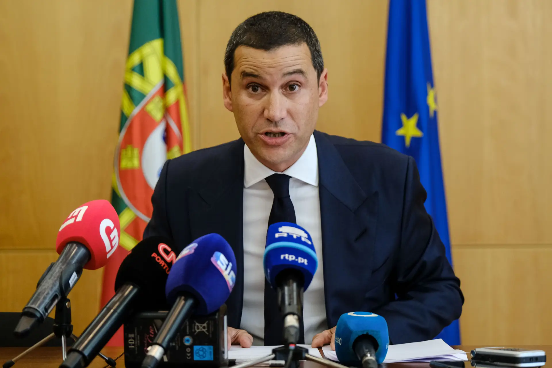 É oficial: João Galamba apresenta demissão ao primeiro-ministro - SIC ...