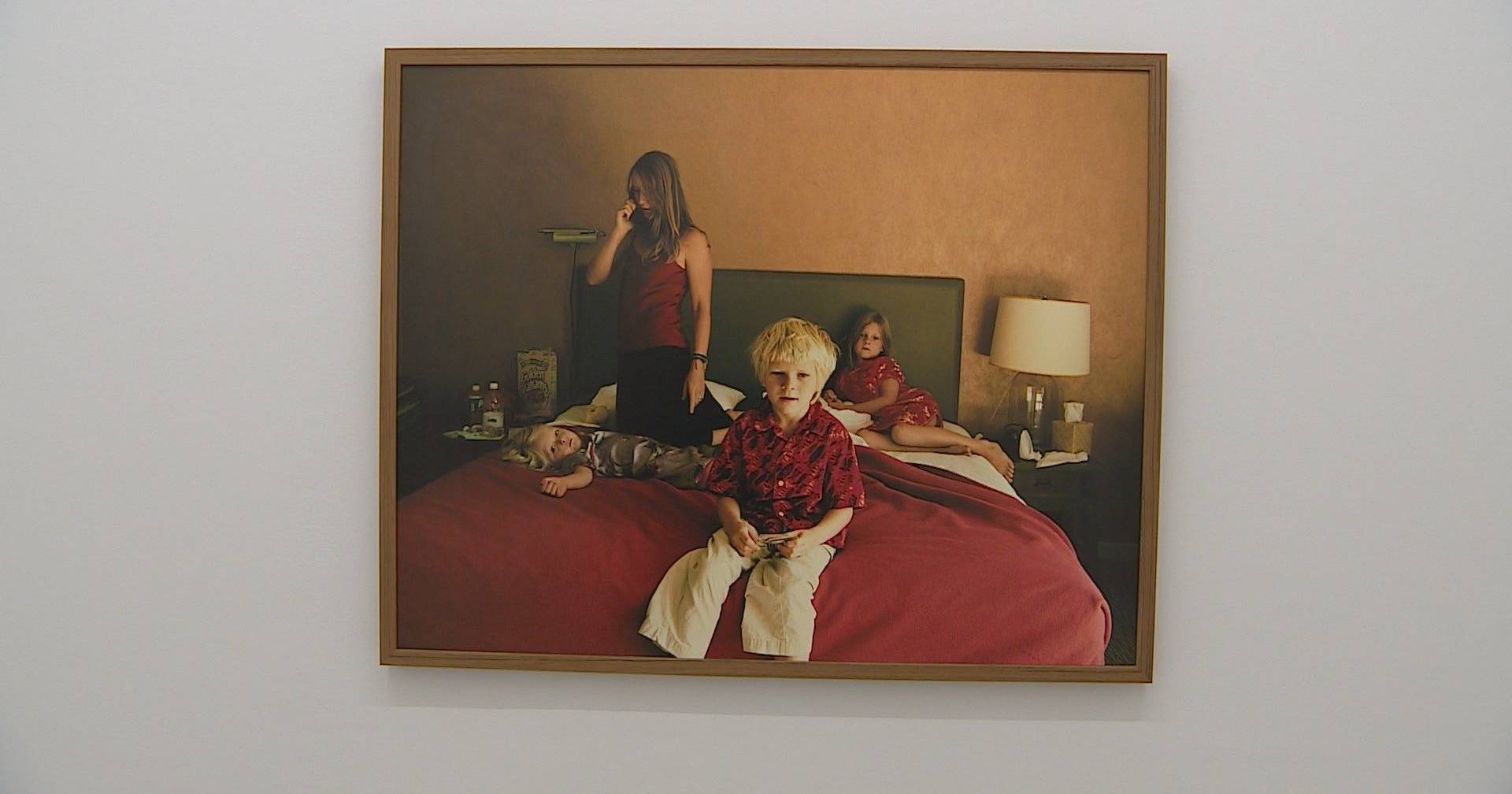 Emma Hardy e as "Permissions" para entrarmos nas fotografias da sua ...