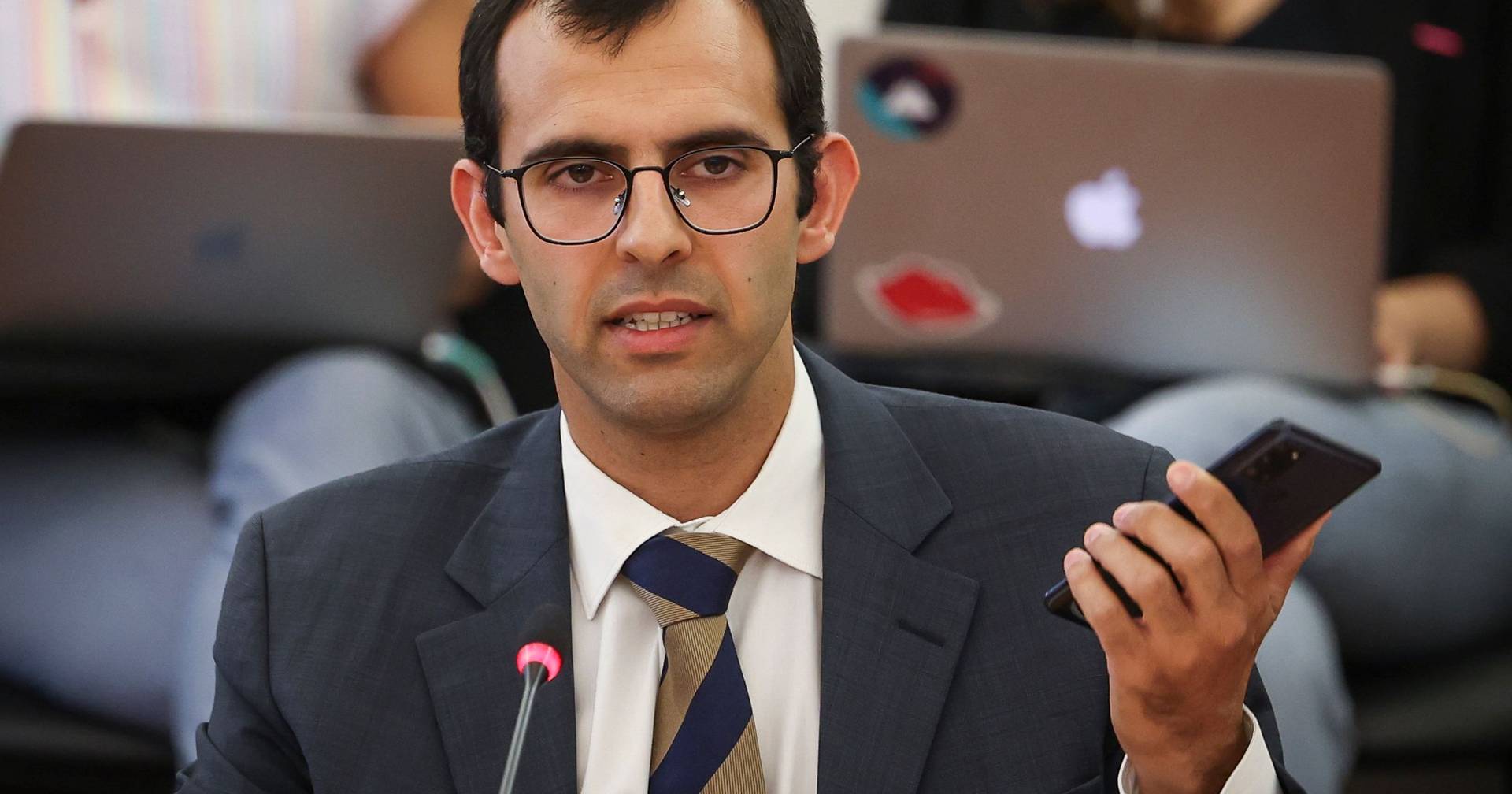 Das notas "com gralhas" ao "apagão" no WhatsApp: revelações do ex ...