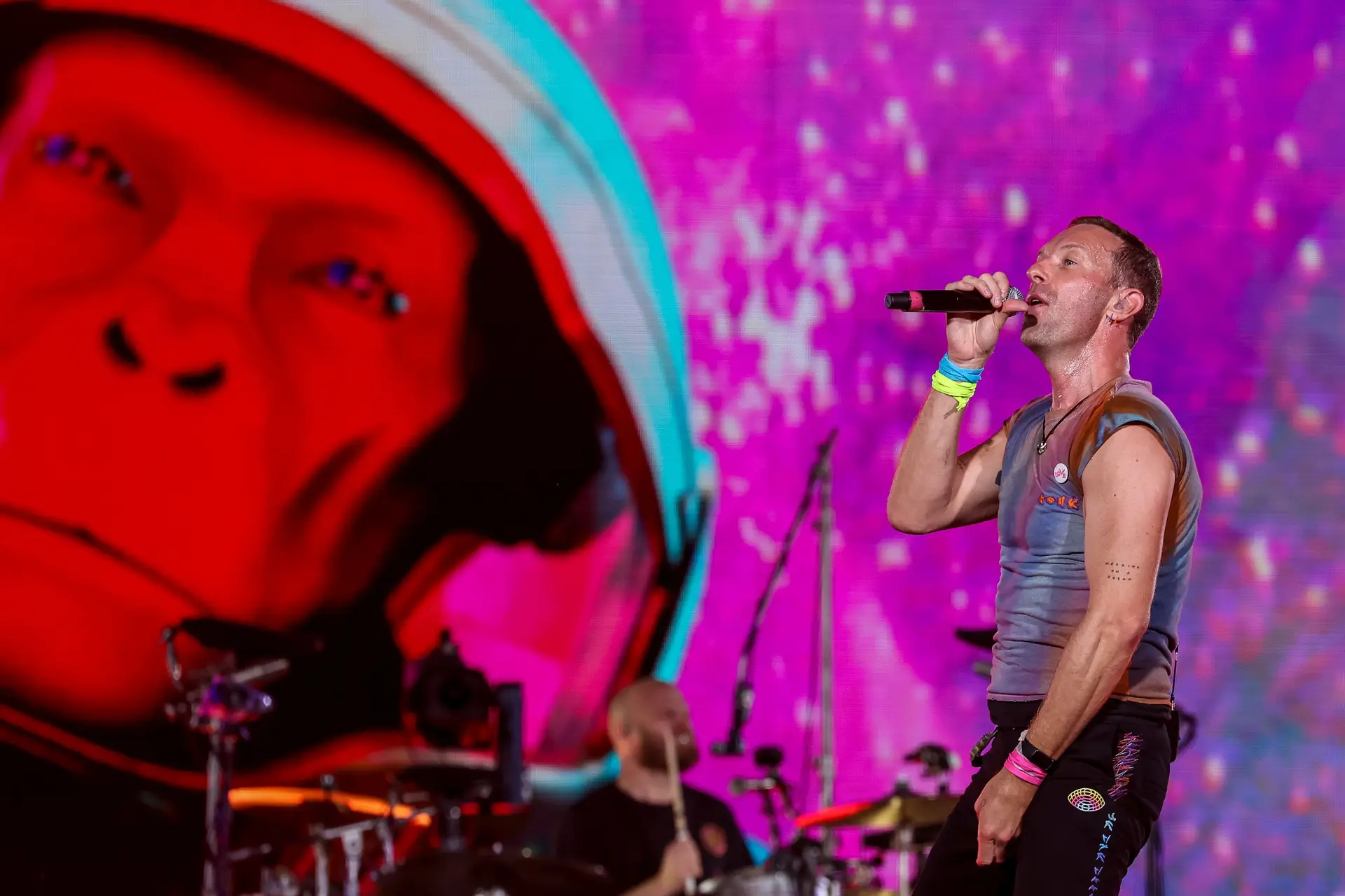 No segundo dia de Coldplay em Coimbra, há quem esteja ainda a tentar comprar bilhete - SIC Notícias