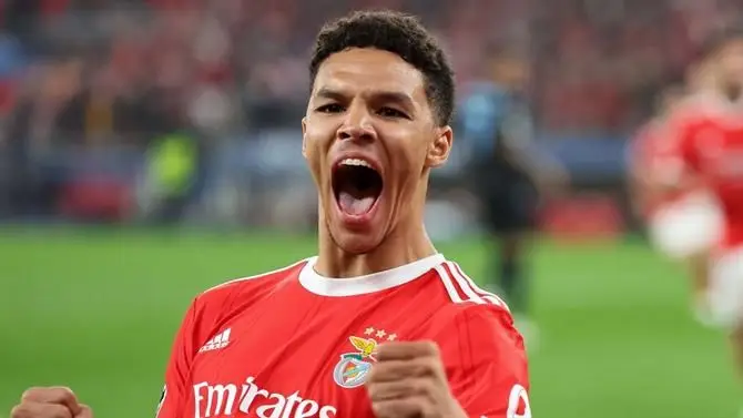 Alexander Bah, do Benfica, convocado para a seleção da Dinamarca - SIC ...