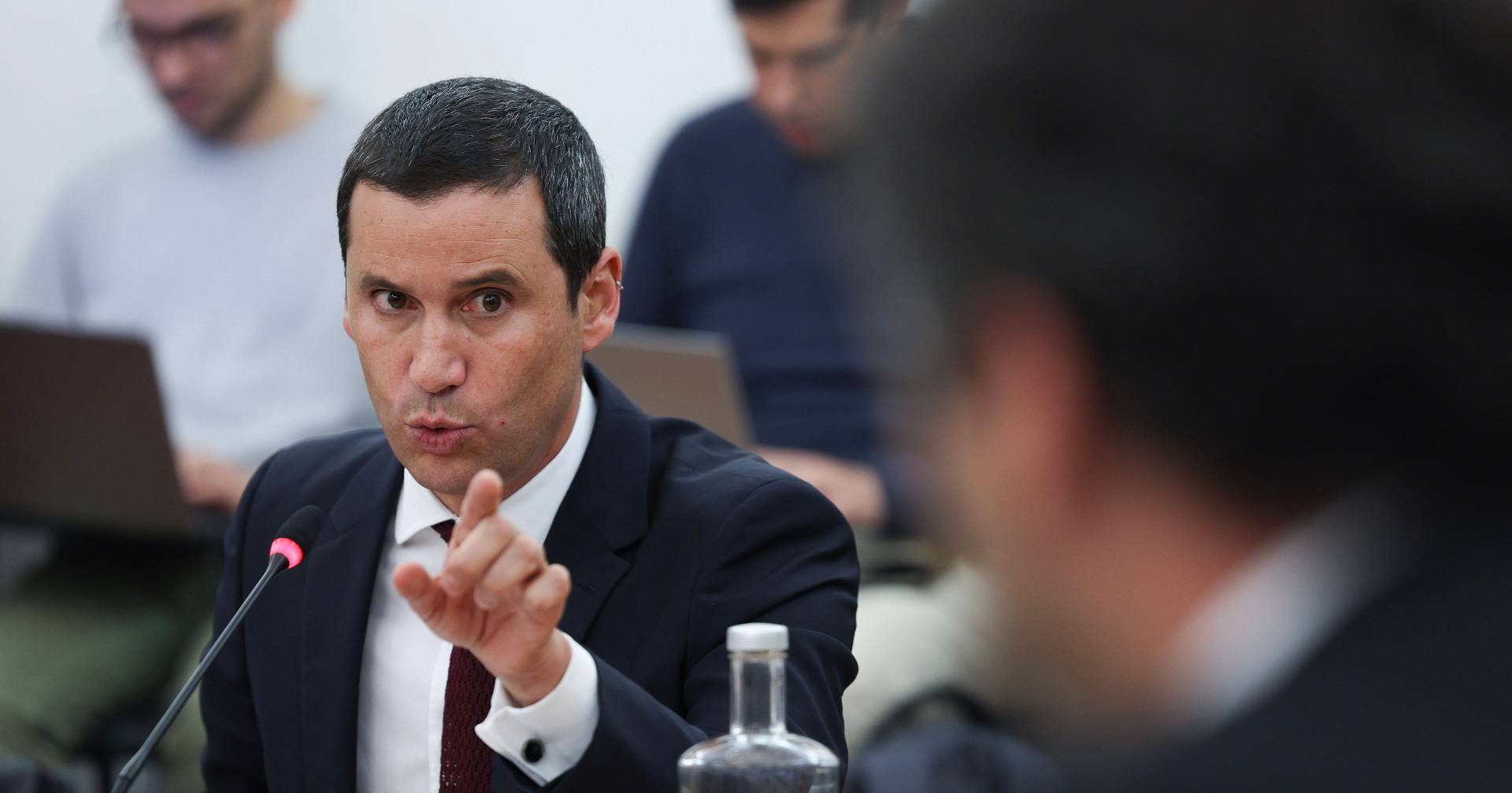 Galamba vs.Galamba: as contradições das declarações da audição e da ...