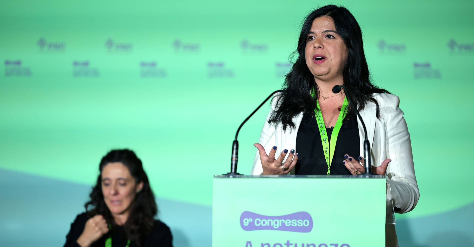 Inês de Sousa Real reeleita porta-voz do PAN - SIC Notícias