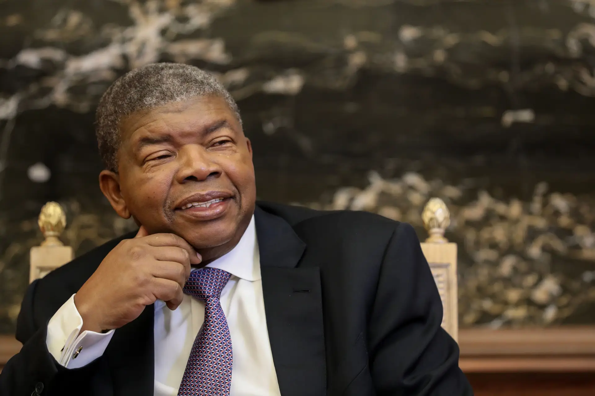 Presidente angolano deve assumir que o país "está em crise e o povo a ...