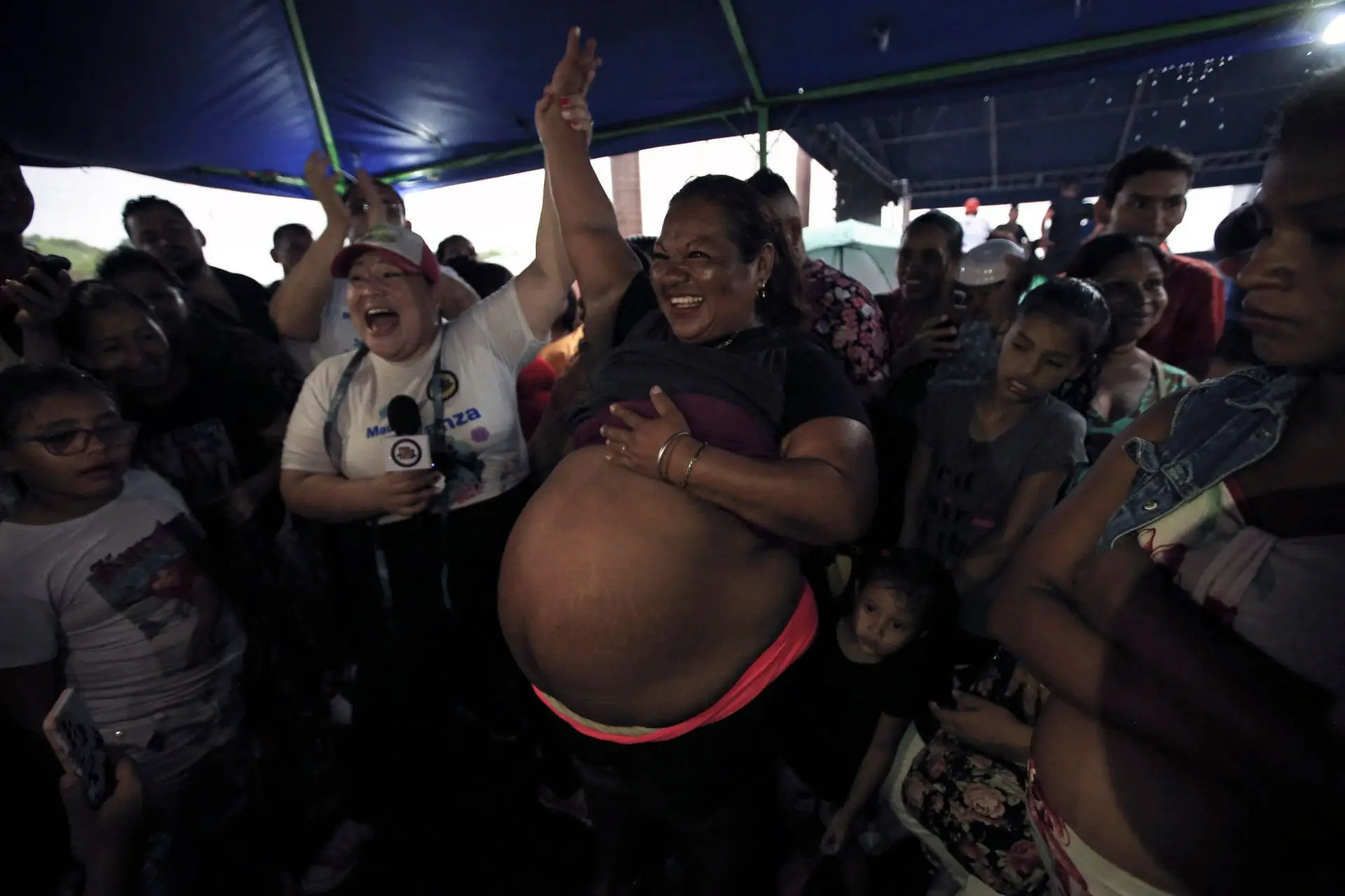 "La madre panza": concurso na Nicarágua elege a maior barriga de ...