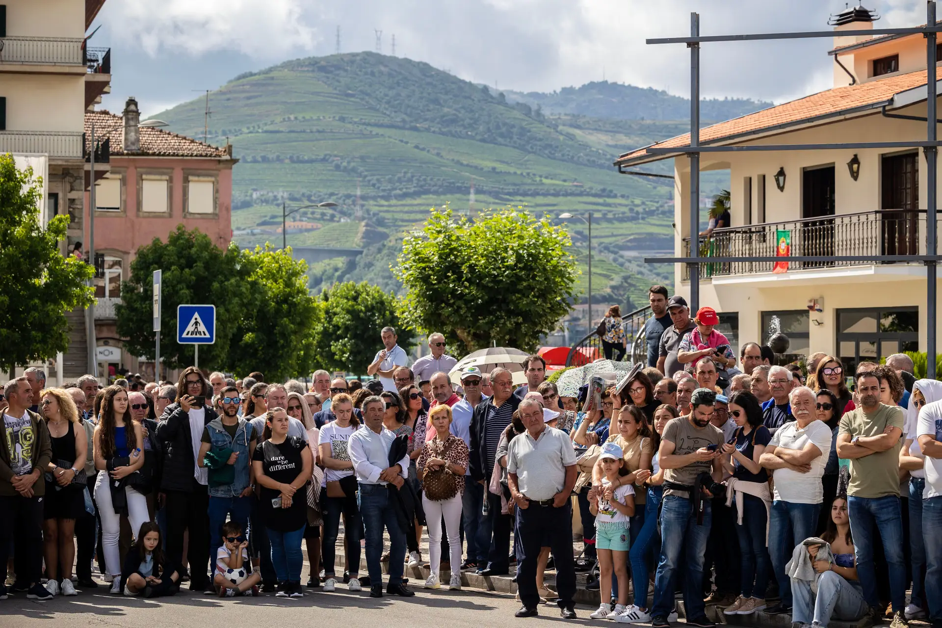 Ruas de Peso da Régua encheram-se para falar com o Presidente da ...
