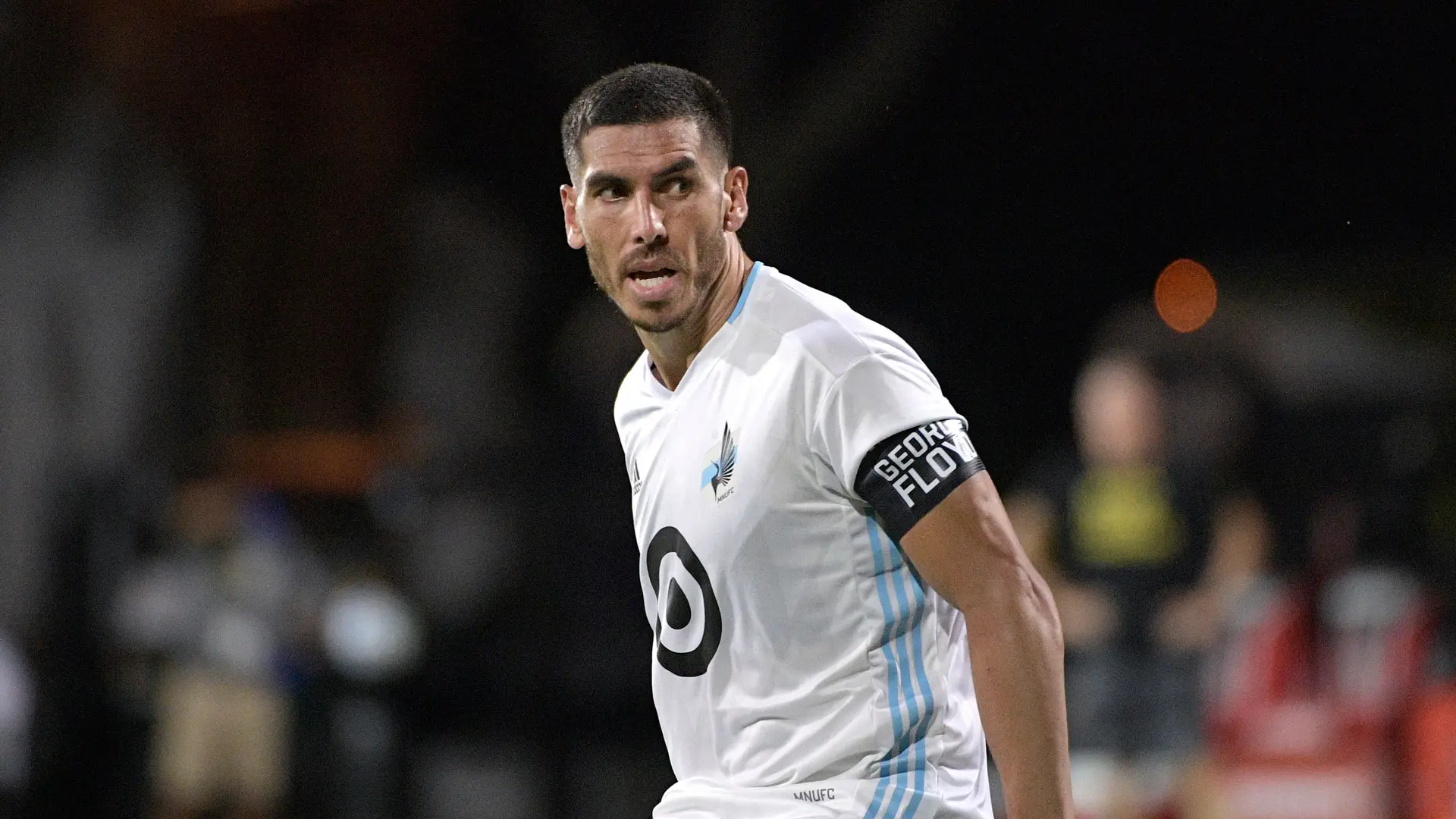 Nova Zelândia abandona jogo com Qatar, de Carlos Queiroz, por alegado insulto racista - SIC Notícias