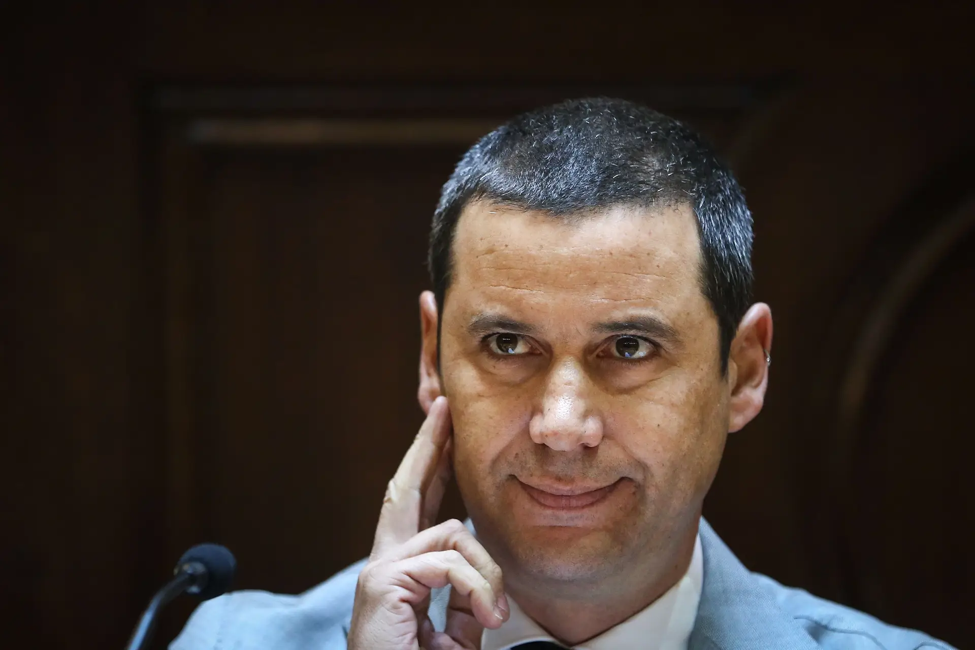 É "caricato" e "surpreendente" que João Galamba ainda se mantenha em ...