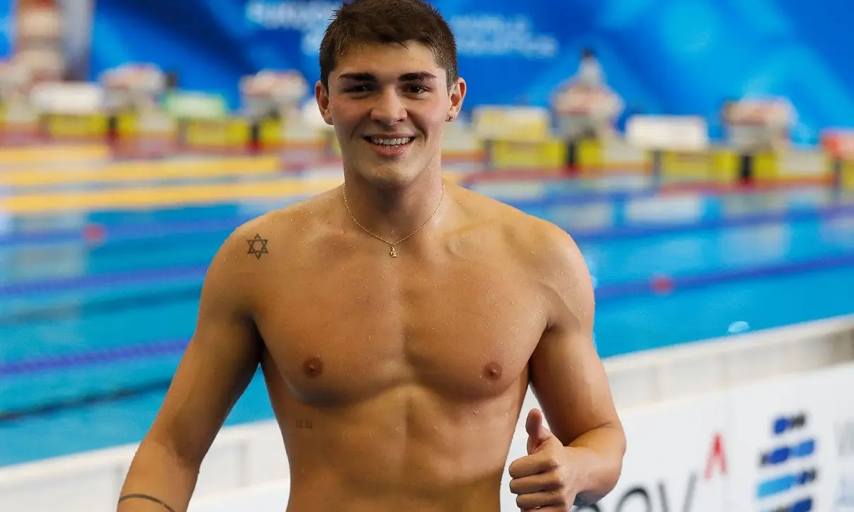 Diogo Ribeiro apura-se para as meias-finais de 100 metros mariposa ...