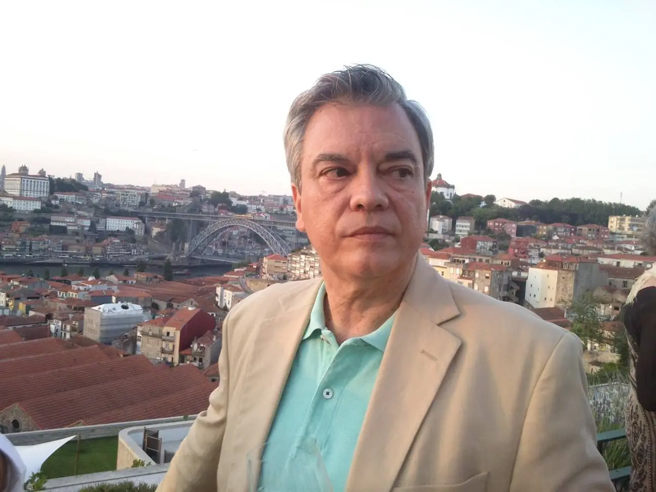 Morreu o poeta e escritor Eduardo Pitta - SIC Notícias