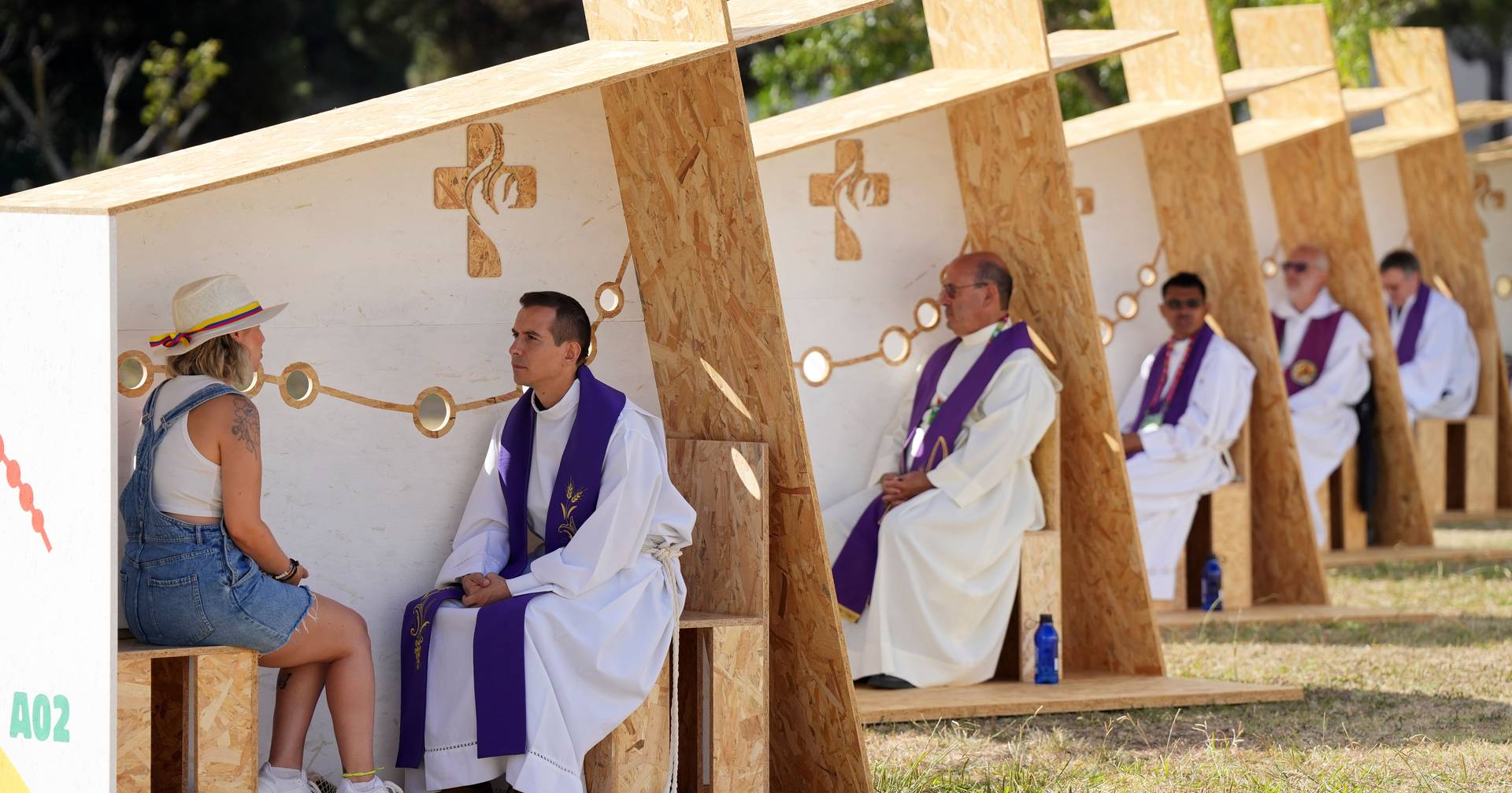 Parque do Perdão: o local onde os peregrinos se podem confessar - SIC ...