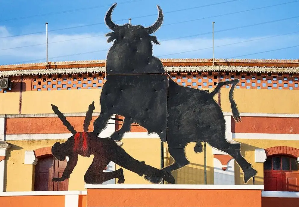 "Destradição": Bordalo II inverte papéis em (novo) protesto contra as ...