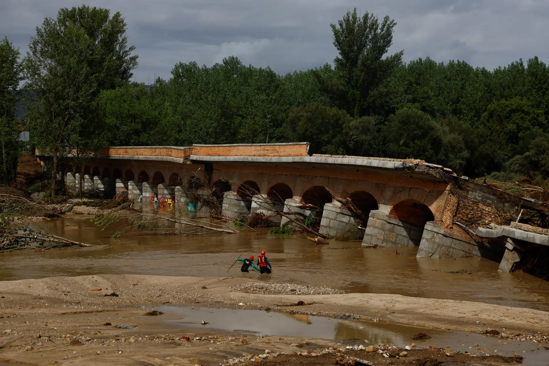 Imagens de drone mostram o impacto do temporal em Espanha - SIC Notícias