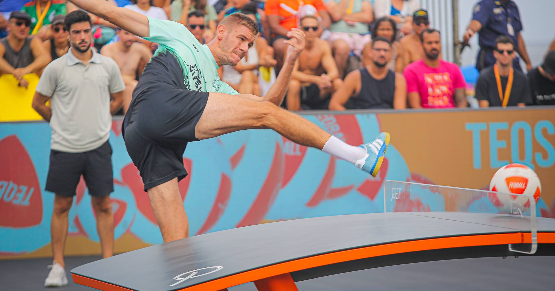 O que é o Teqball? Brasil recebe campeonato mundial da modalidade - SIC ...