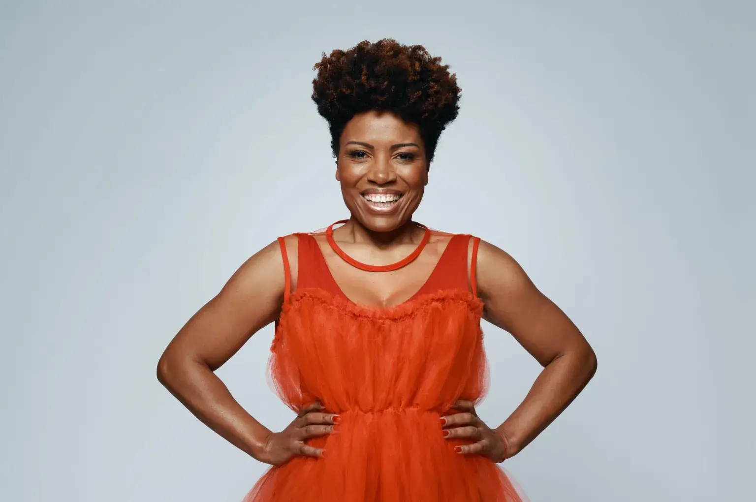 "Multicolor", novo disco da cantora Lura estreia sexta-feira - SIC Notícias