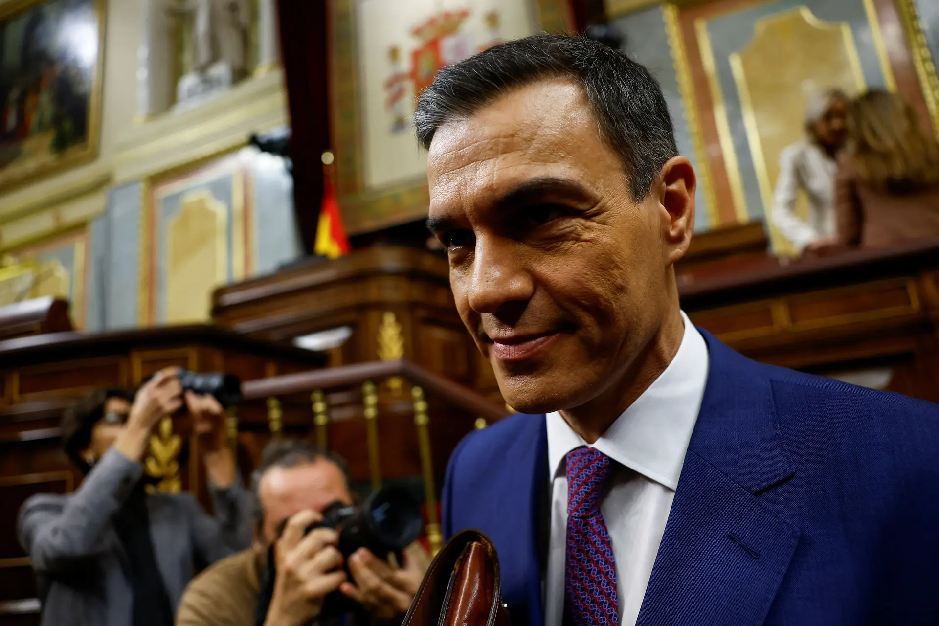 Parlamento espanhol vota reeleição de Pedro Sánchez - SIC Notícias