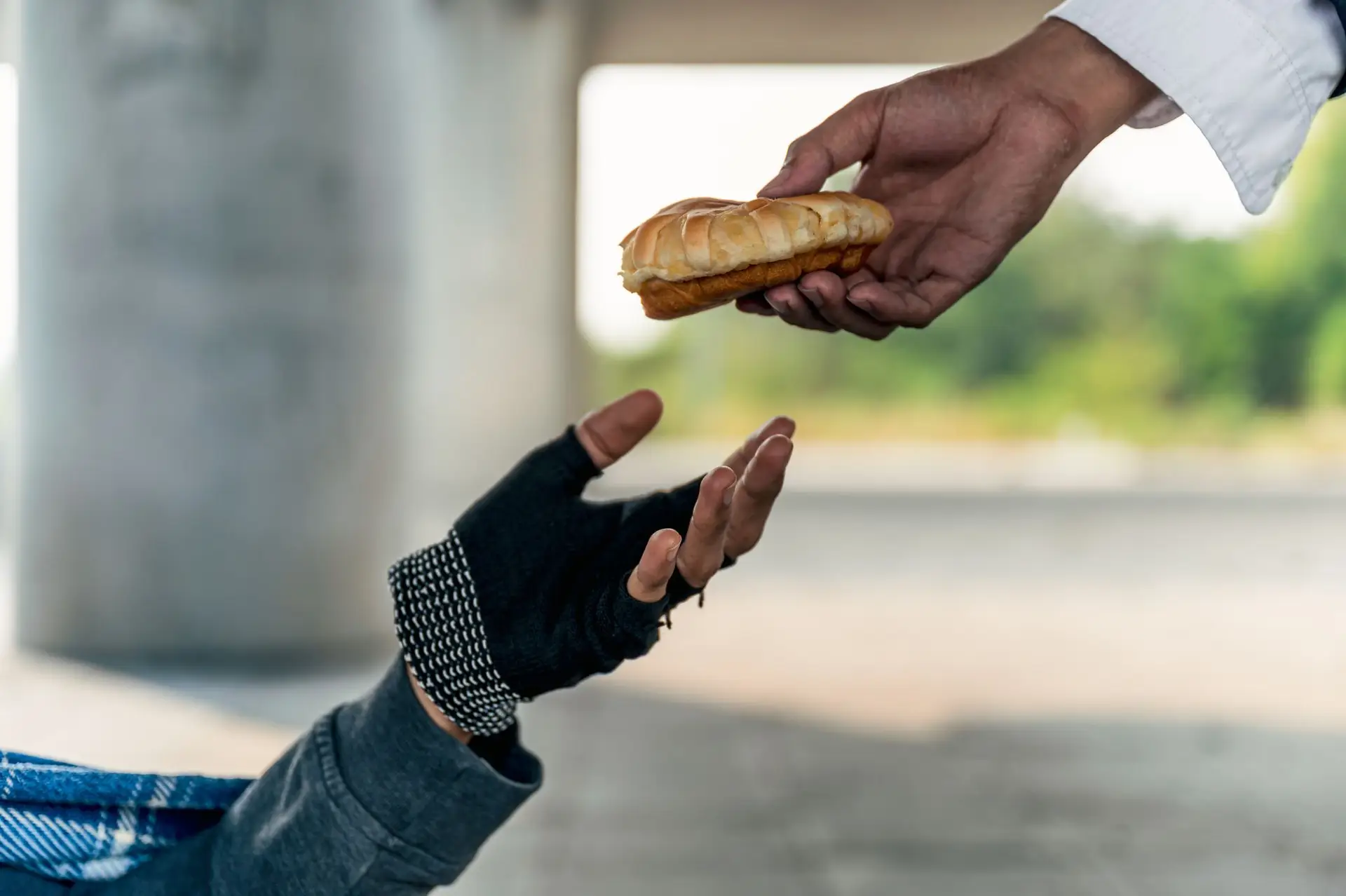 Cerca de dois milhões de pessoas vivem no limiar da pobreza em Portugal ...