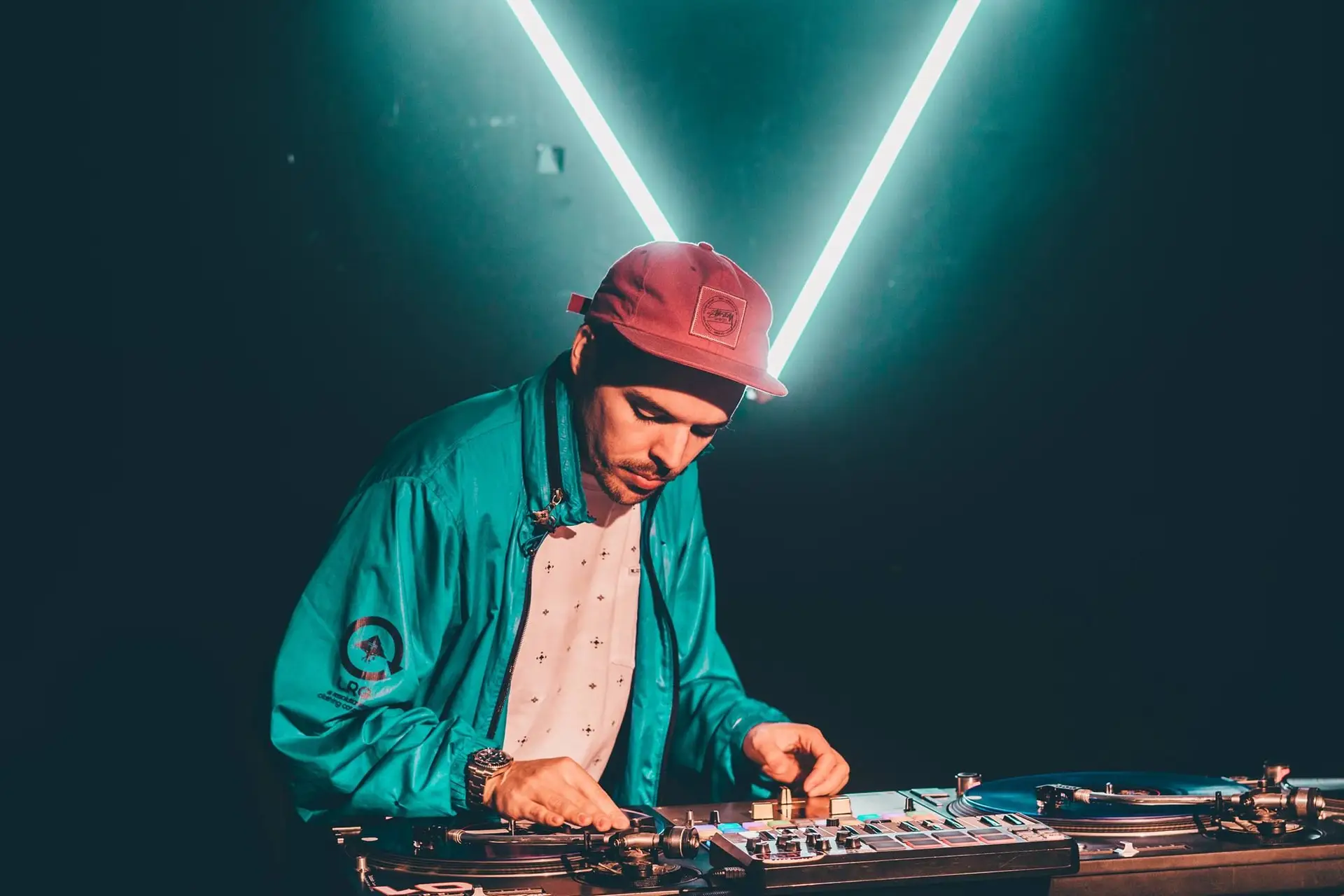 Das aulas de piano a vencedor no Campeonato Mundial de DJ - SIC Notícias