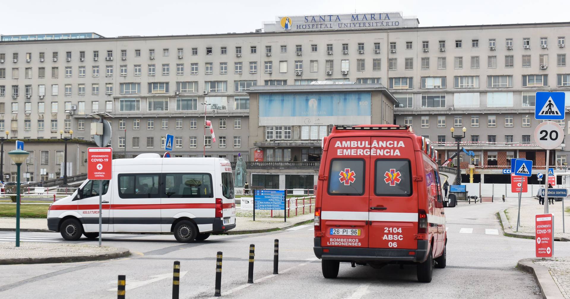 SNS e privados multados em quase 600 mil euros - SIC Notícias