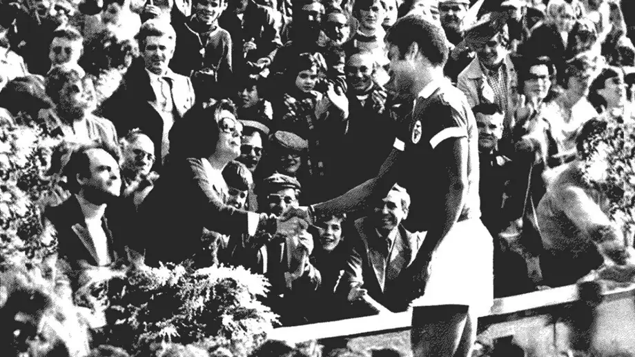 Slow J: "É uma entidade nova que tem uma identidade nova" - SIC Notícias