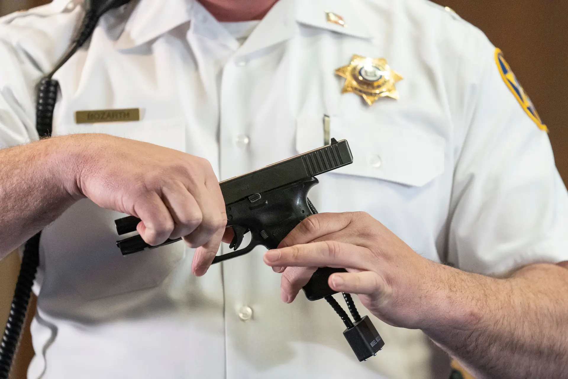 Morreu Gaston Glock, inventor de uma pistola conhecida pela leveza e ...