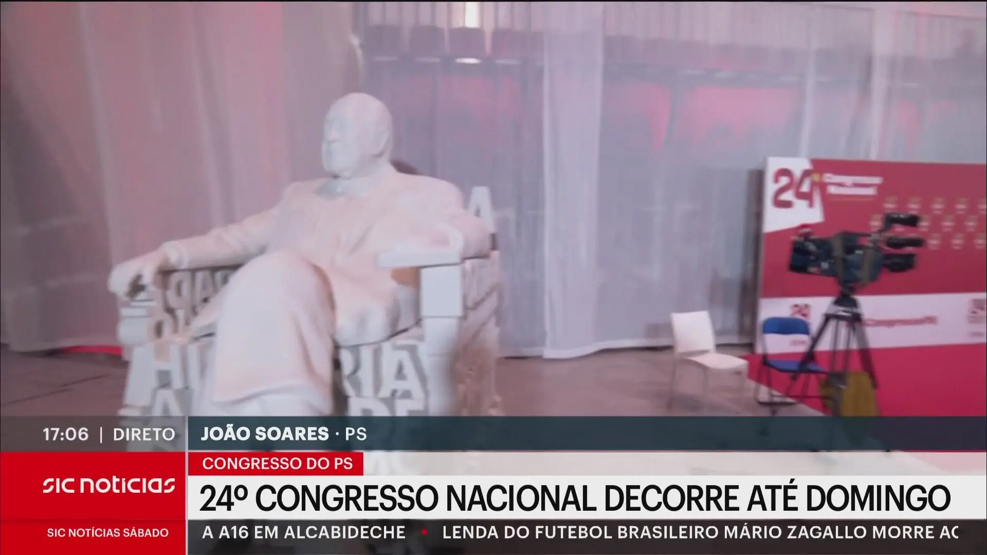 Estátua de Mário Soares por onde todos os militantes passam - SIC Notícias