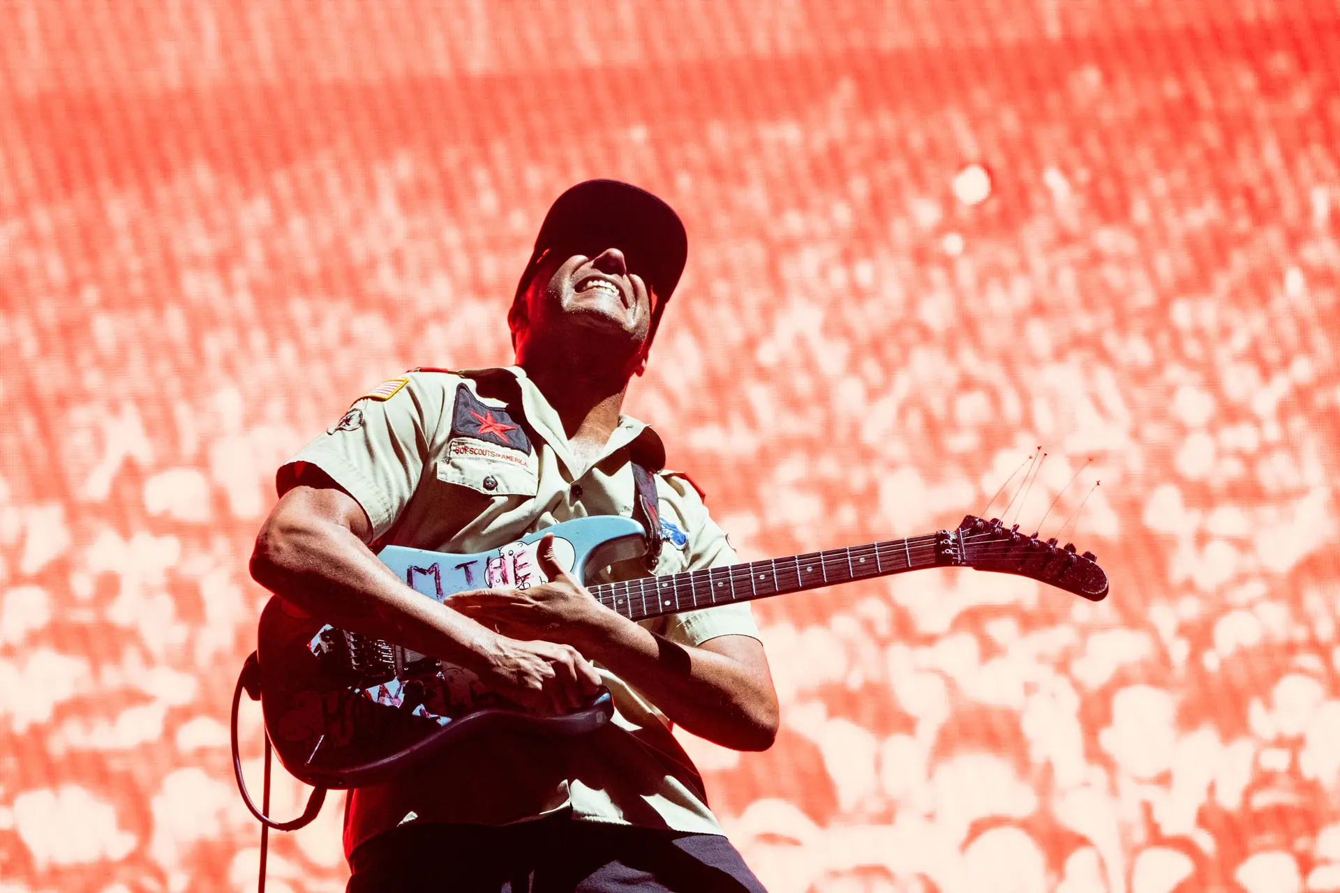 Com estilo inconfundível, guitarrista Tom Morello atua no Super Bock ...