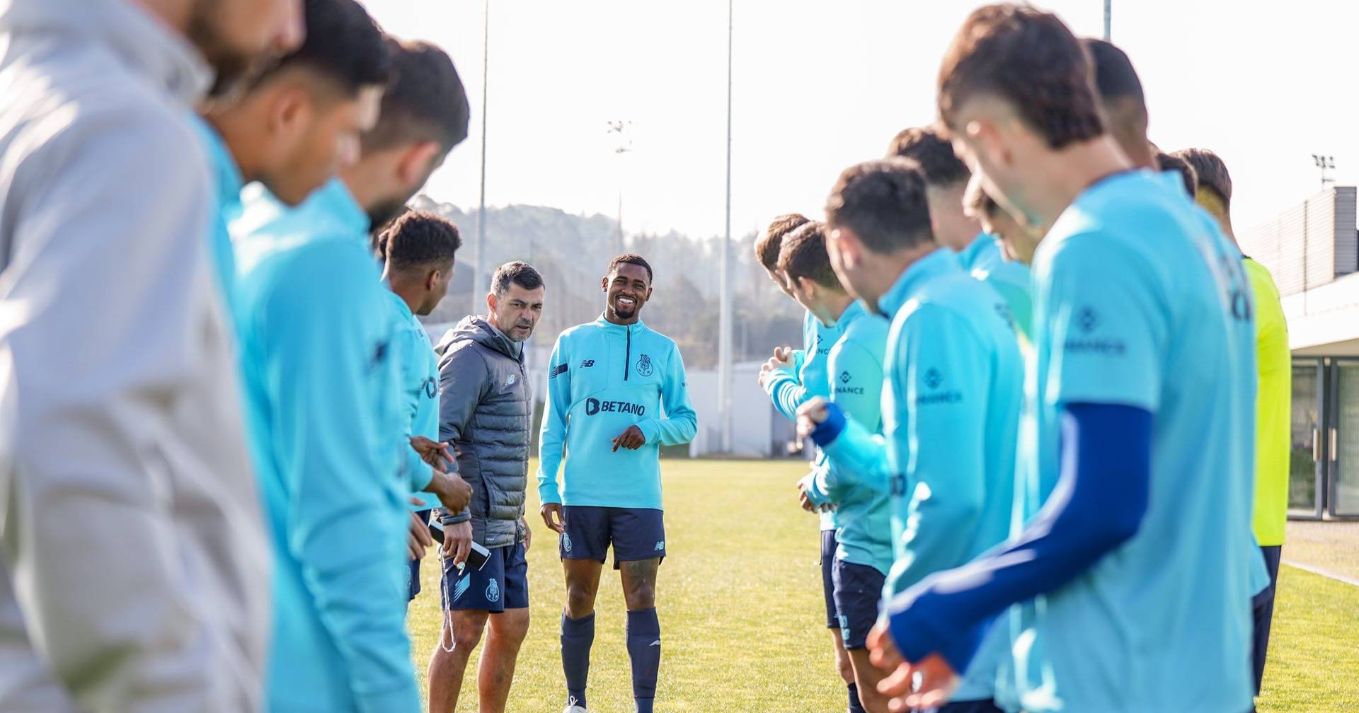Chegar, ver e treinar: reforço Otávio Ataíde estreia-se nos treinos do ...