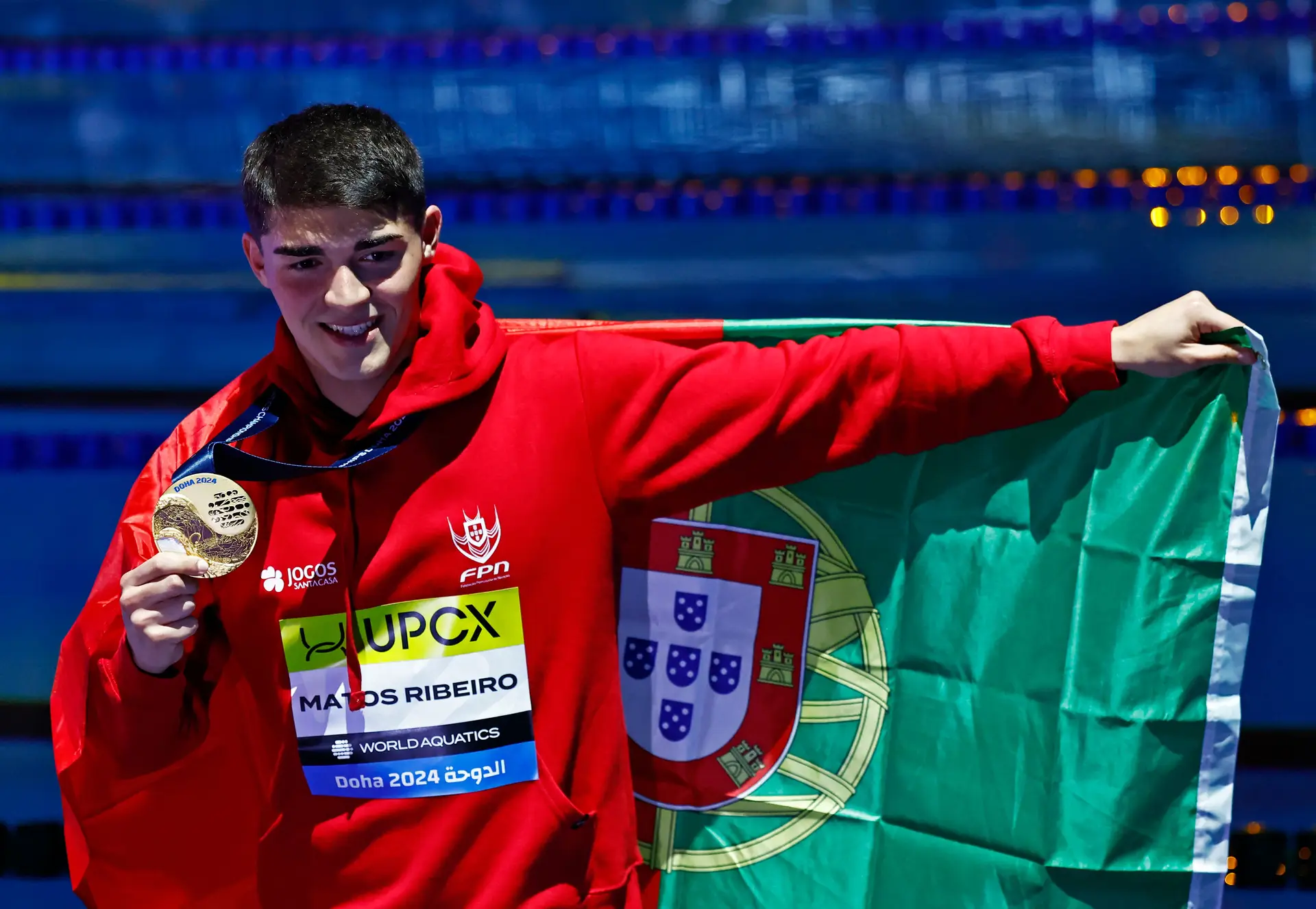 Diogo Ribeiro sagra-se campeão do mundo em 50 metros mariposa - SIC ...