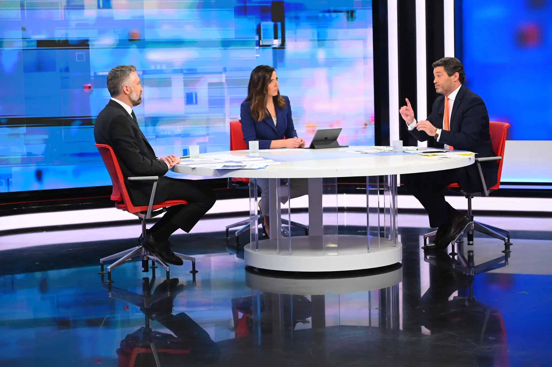 Debate PS vs Chega: a "amnésia" de Pedro Nuno e a "cobardia" de Ventura ...