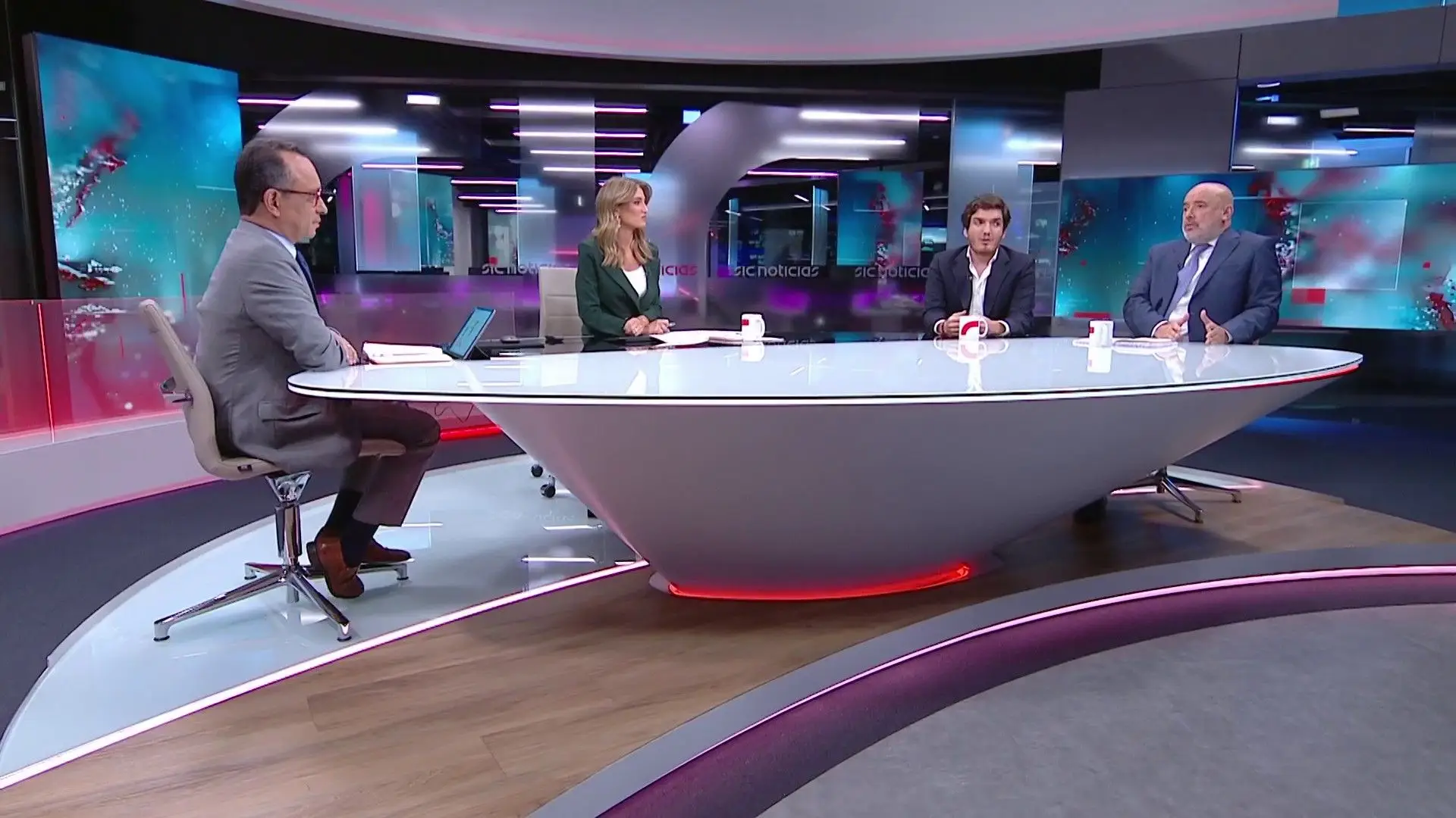 "Há um ponto que o PS não está a usar nesta campanha e isso é estranho ...