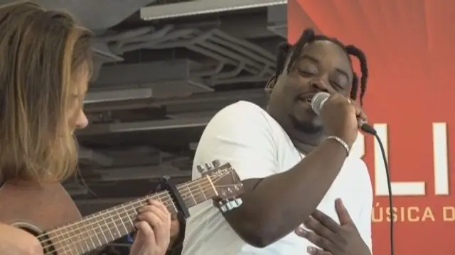 "O Ivandro é mais do que as músicas que já conhecem" - SIC Notícias