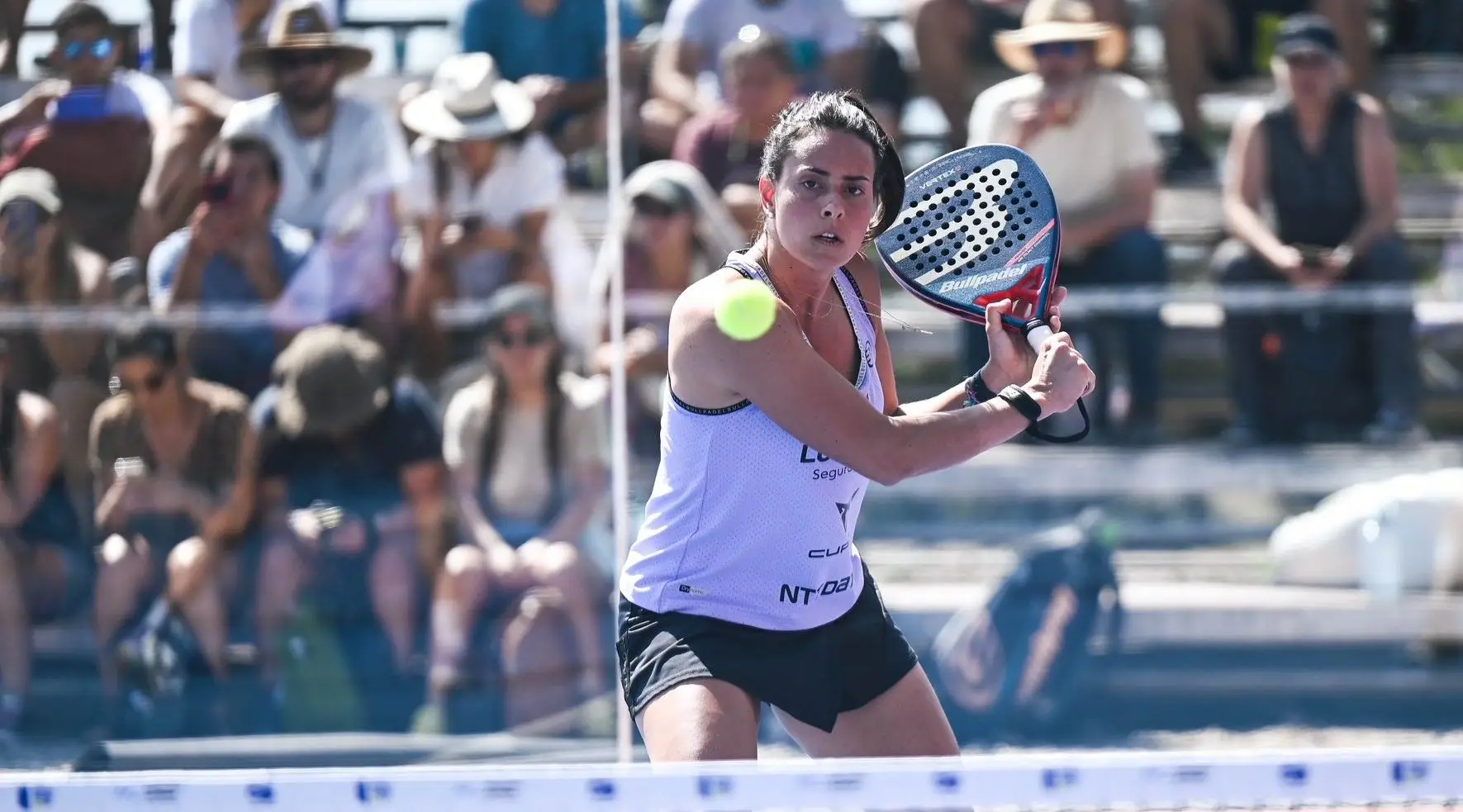 Tem 29 anos e é a maior referência do padel português. Quem é Sofia Araújo? - SIC Notícias