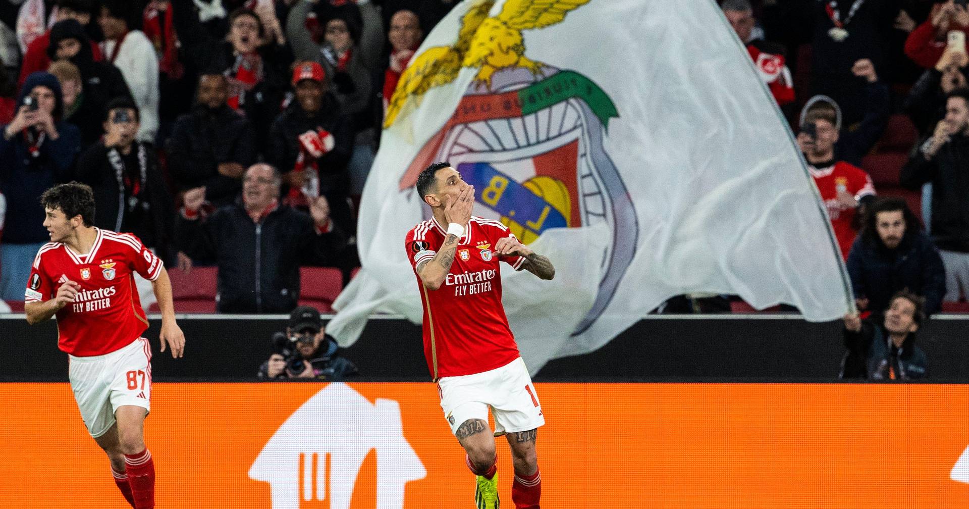 Liga Europa: Di María "salva" a pele do Benfica em cima do intervalo ...