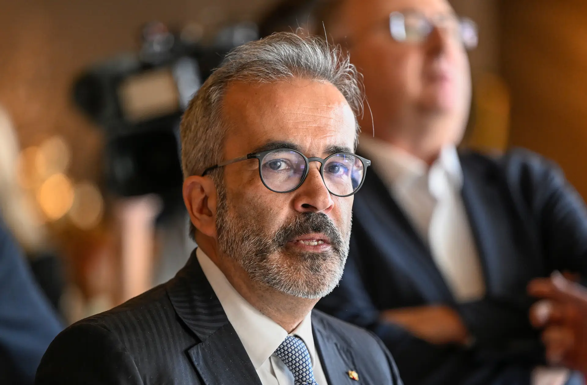 Paulo Rangel acusa PS de ter criado ilusões orçamentais - SIC Notícias