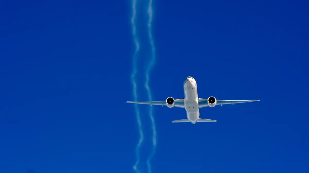 Lançada petição contra ruído causado pelos aviões em Vila Franca de ...