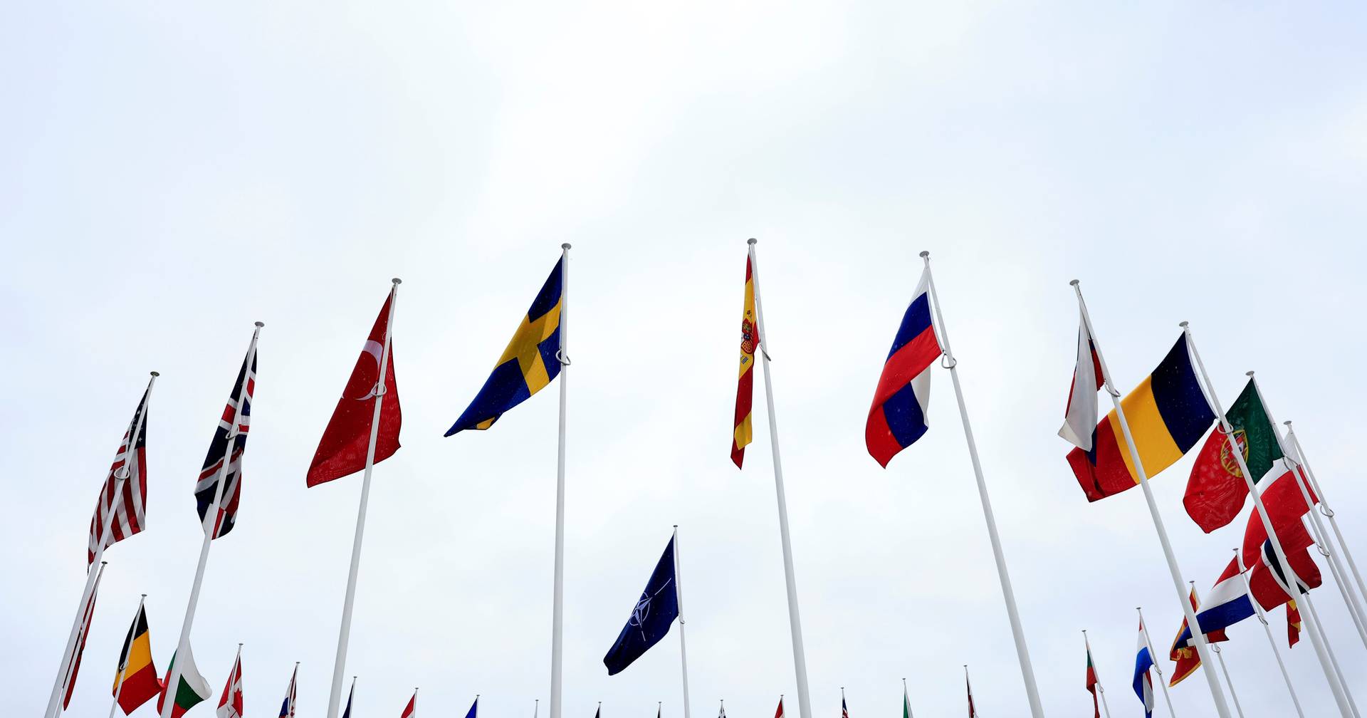 O alargamento da NATO em 2004 que sossegou a Europa e irritou a Rússia ...