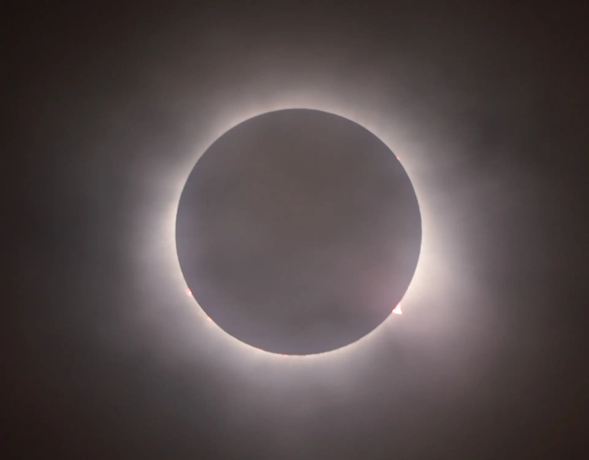 Eclipse solar total do século será visível no sul da Península Ibérica ...