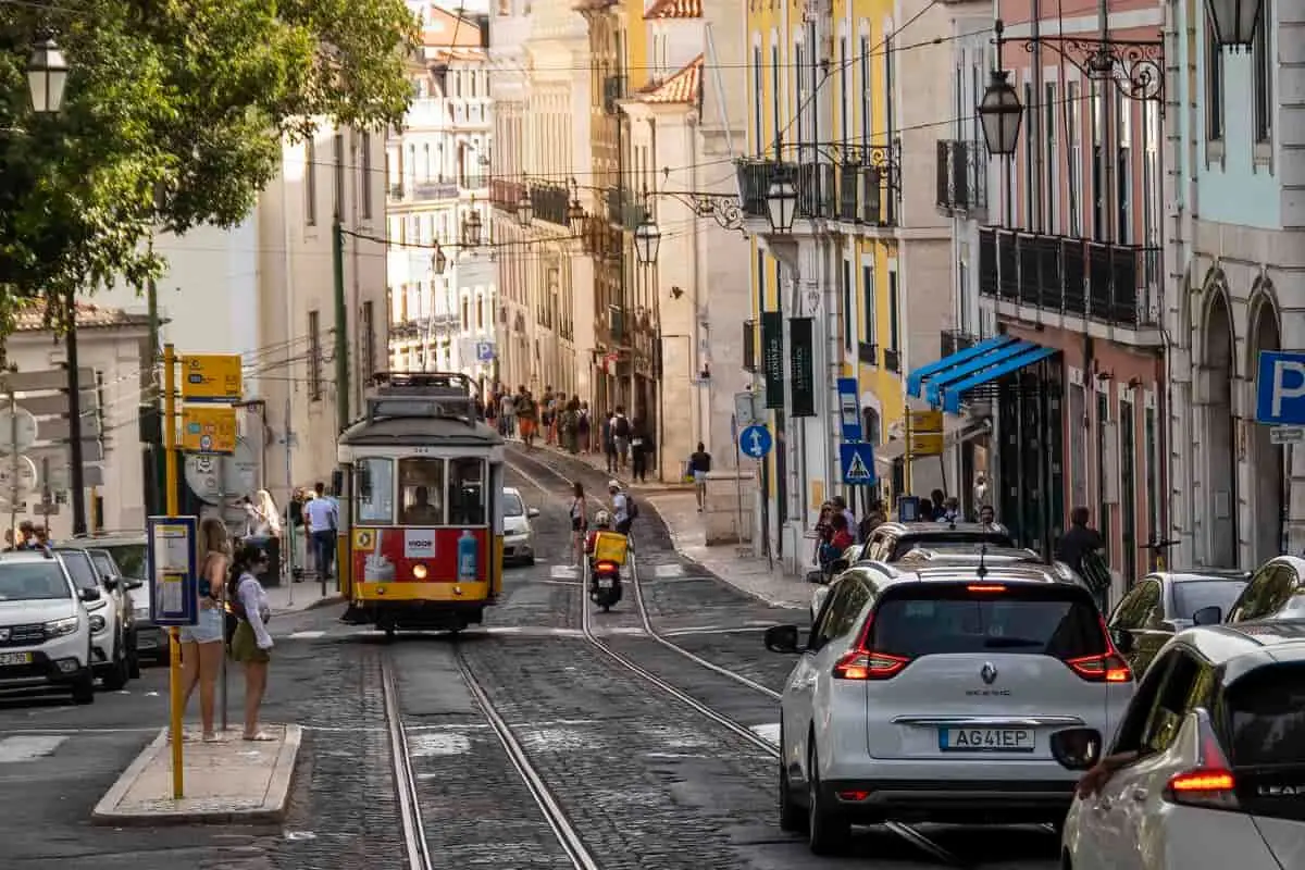 Saiba todas as estradas em Lisboa onde o trânsito vai estar ...