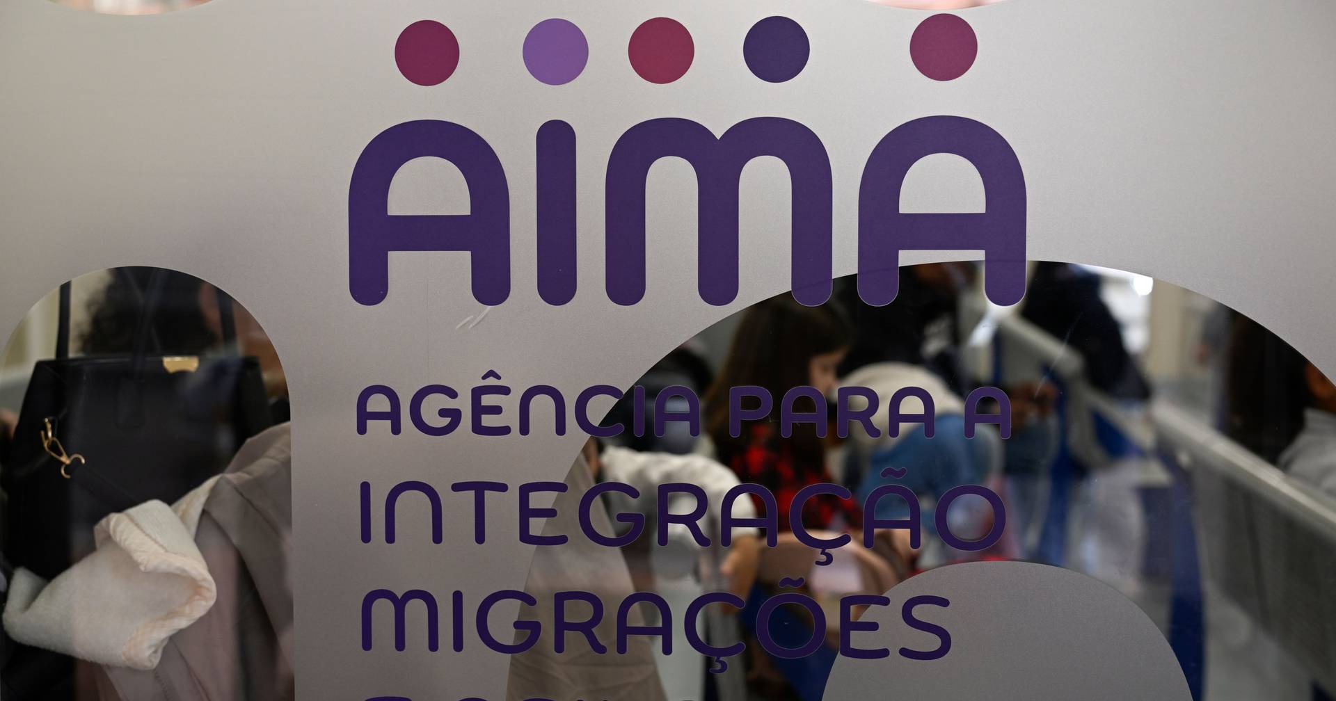 AIMA quer contratar mais 400 funcionários este ano, agência faz 6 mil ...