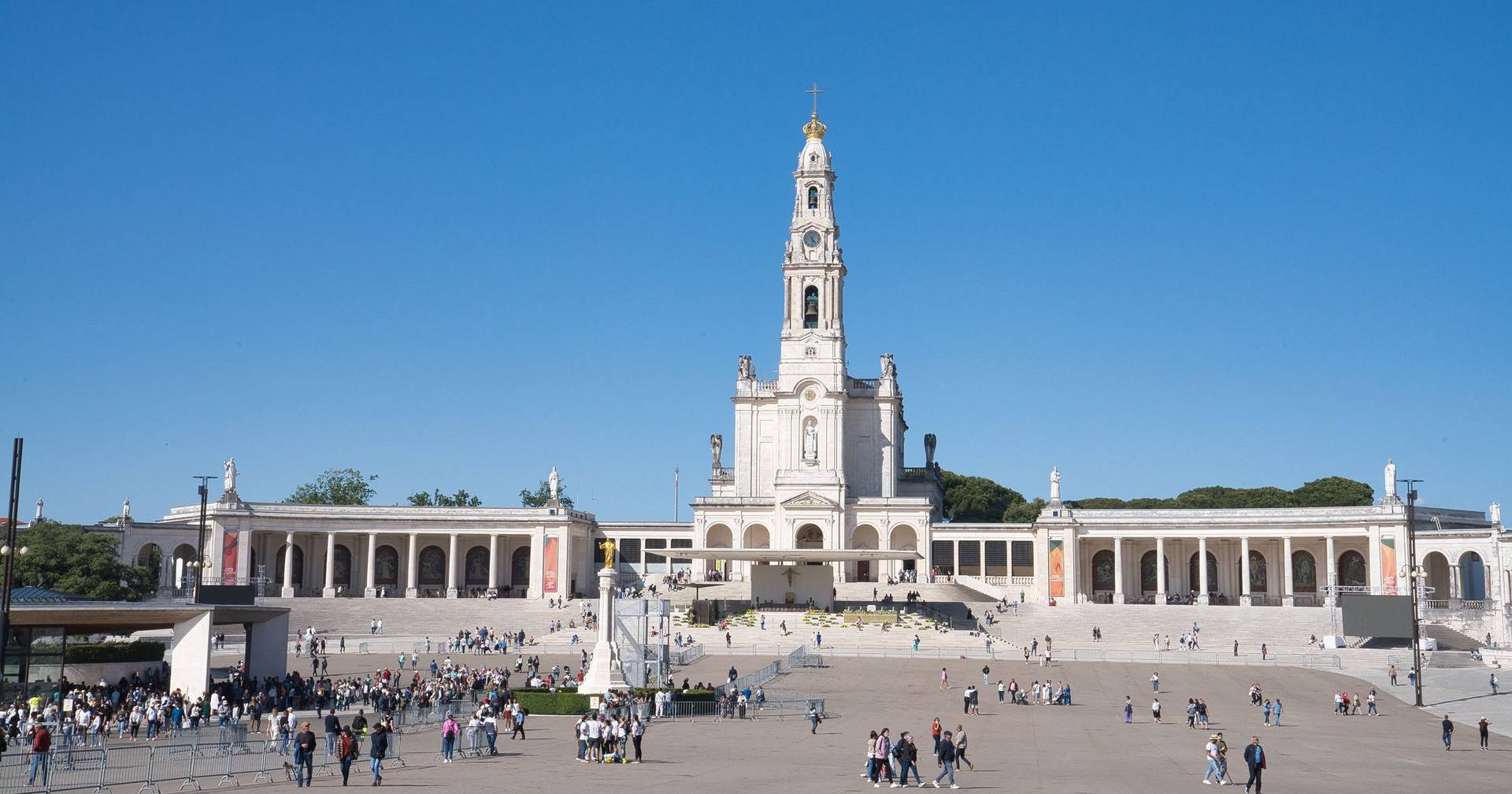 Santuário de Fátima expõe objetos nunca exibidos da irmã Lúcia - SIC ...