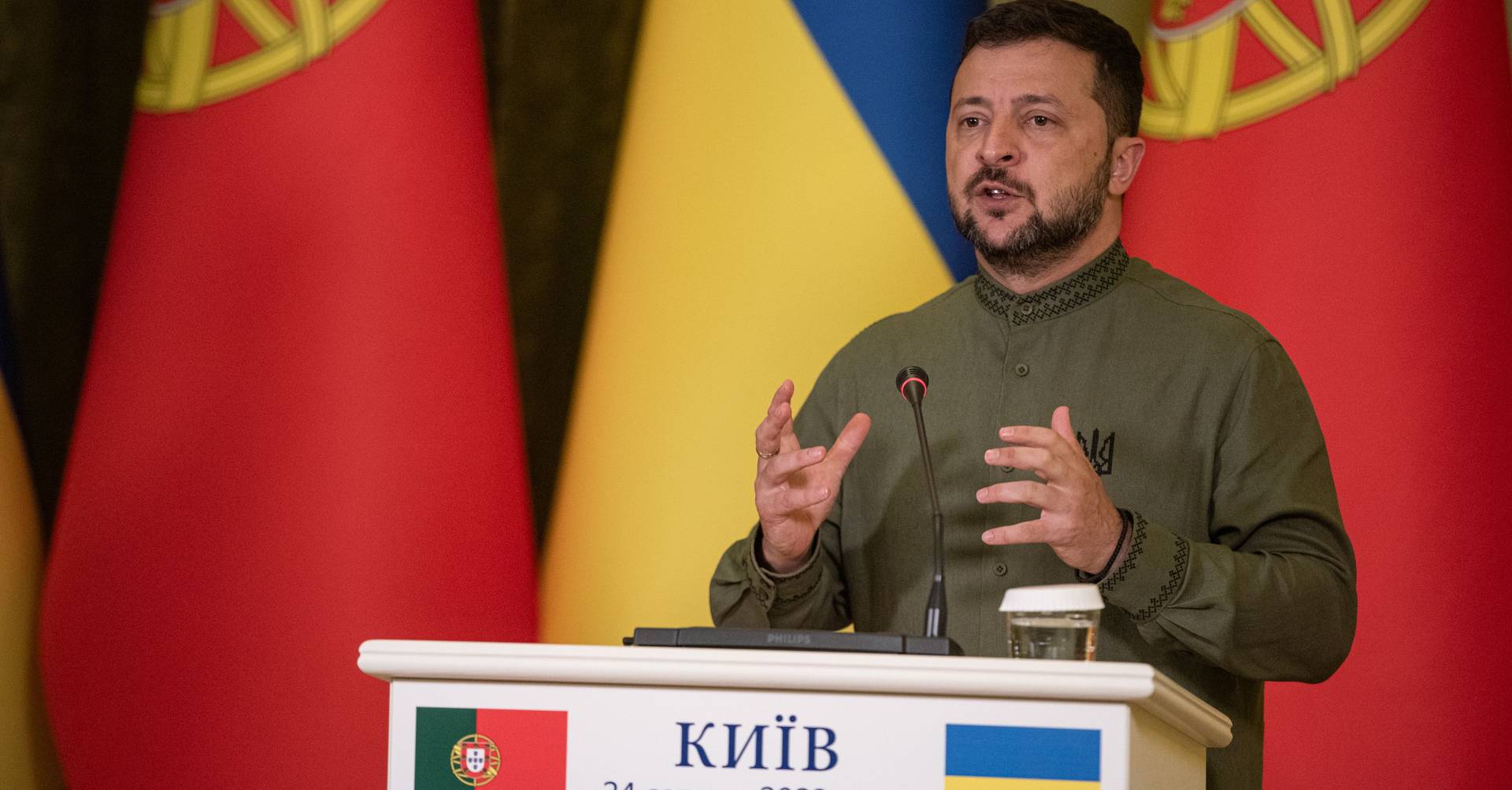 Montenegro promete a Zelensky obter "máximo apoio internacional" para ...
