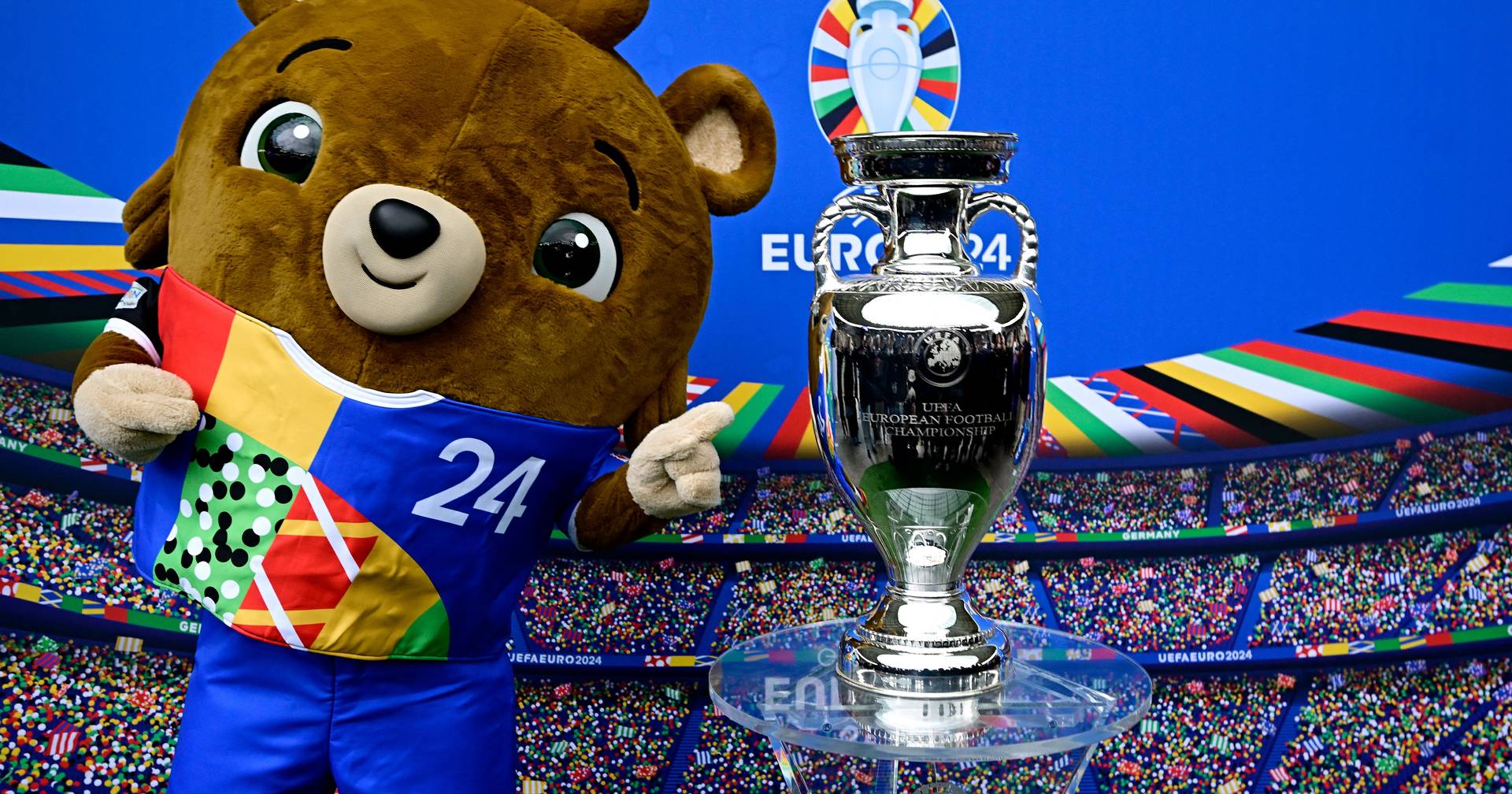 Conhece a mascote do Euro 2024? Chama-se Albärt - SIC Notícias