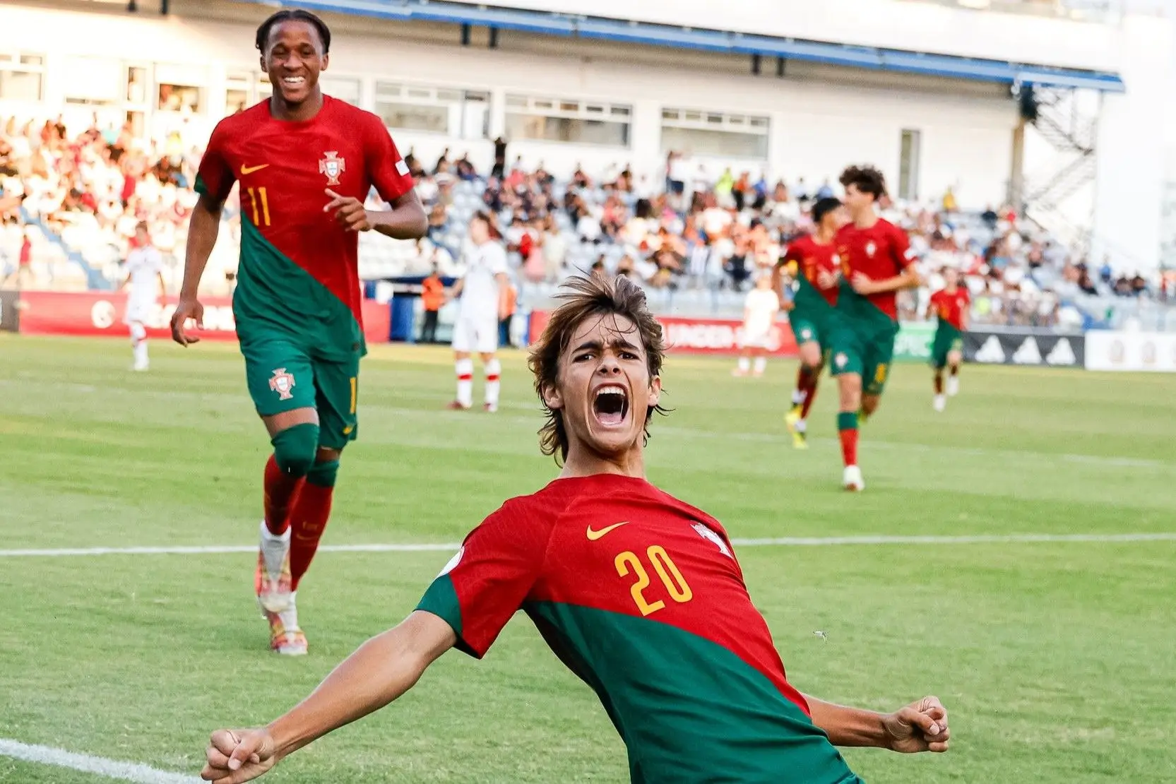 Europeu sub-17: Portugal supera a Polónia e está nas 'meias' - SIC Notícias