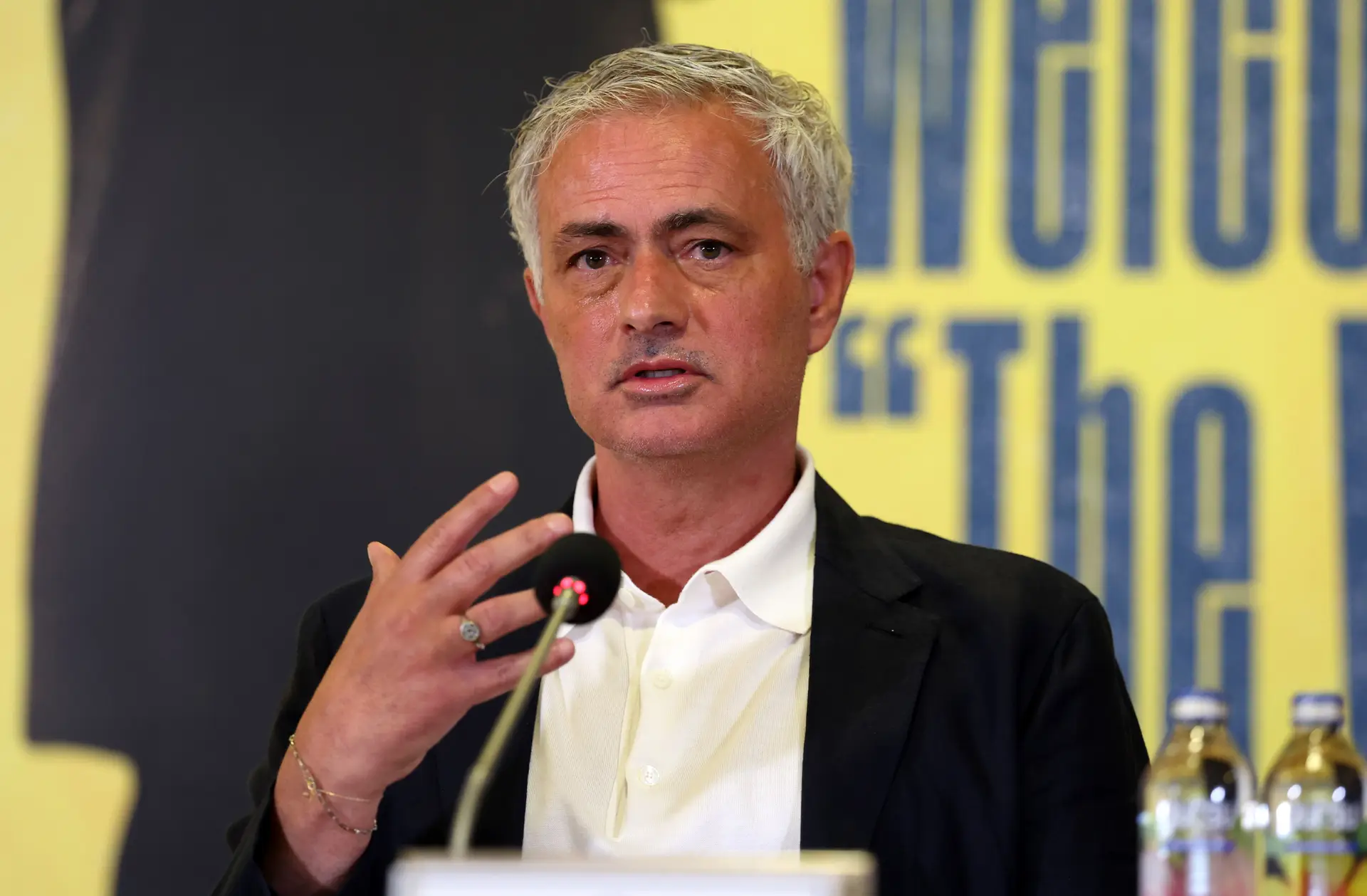 Mourinho estreia-se pelo Fenerbahçe com vitória em jogo particular ... Mourinho estreia-se pelo Fenerbahçe com vitória em jogo particular ...