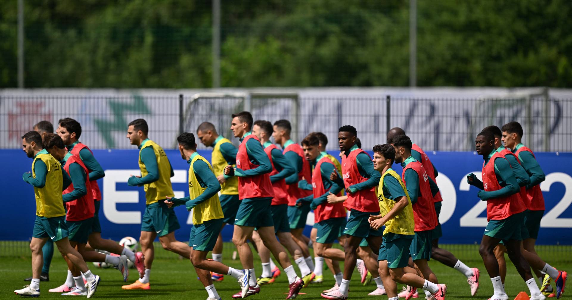 Euro 2024: Portugal faz último treino antes do jogo com a Geórgia - SIC ...